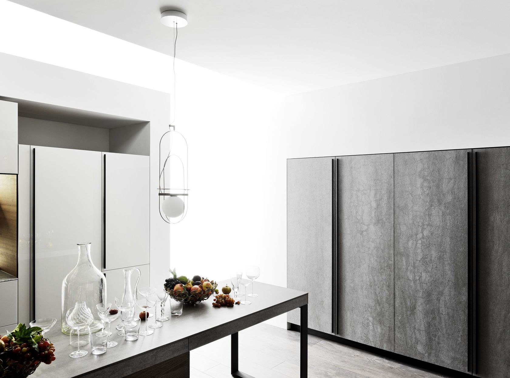 LOGICA CELATA VITRUM GLOSSY Glass kitchen without handles with island By Valcucine | design ...