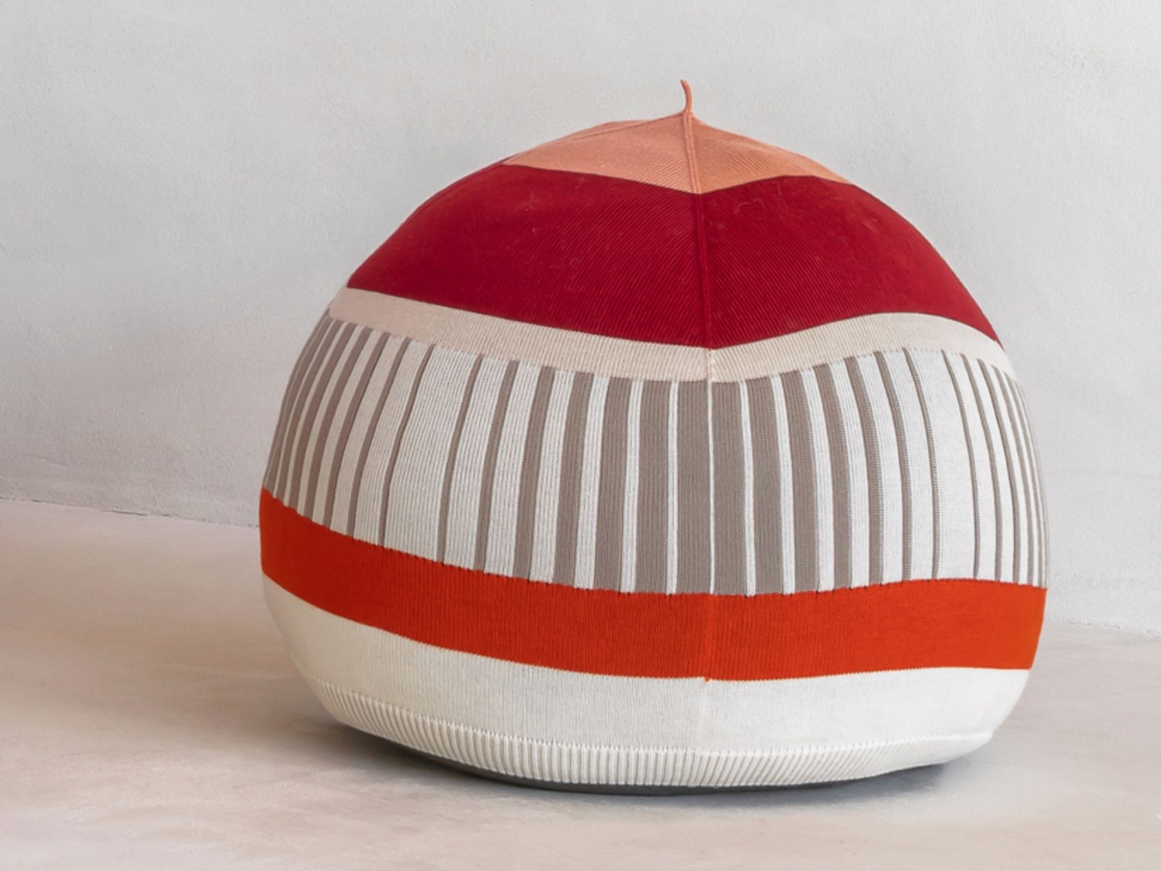 VELDEN Upholstered merino wool pouf By Casalis | design Liset Van der ...