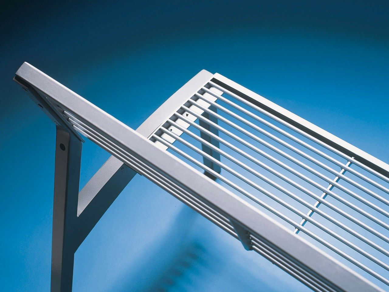 VERA | Galvanized steel Bench By mmcité1 design David Karásek, Radek Hegmon