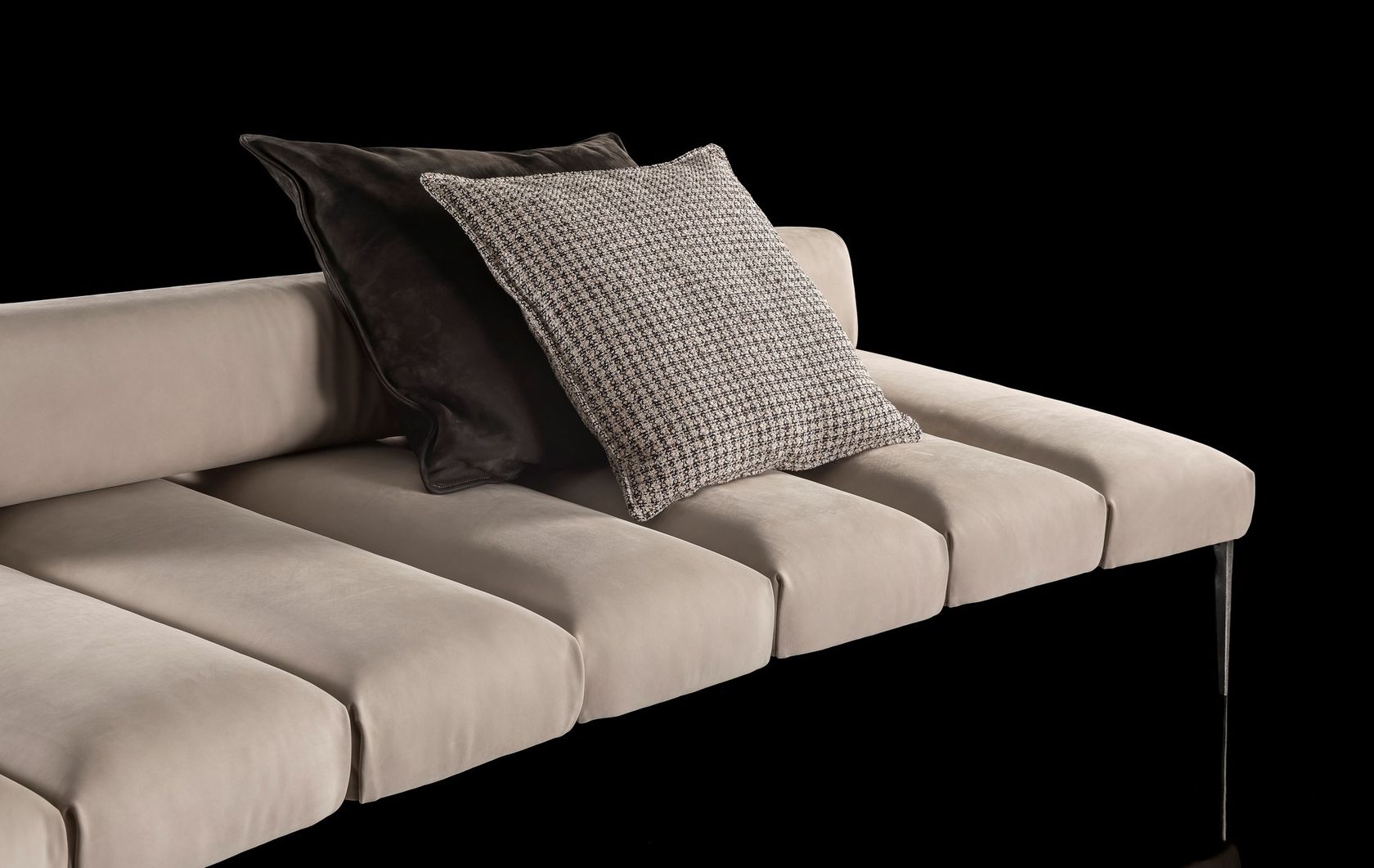 VERTIGO Upholstered fabric bench By Henge | design Massimo Castagna