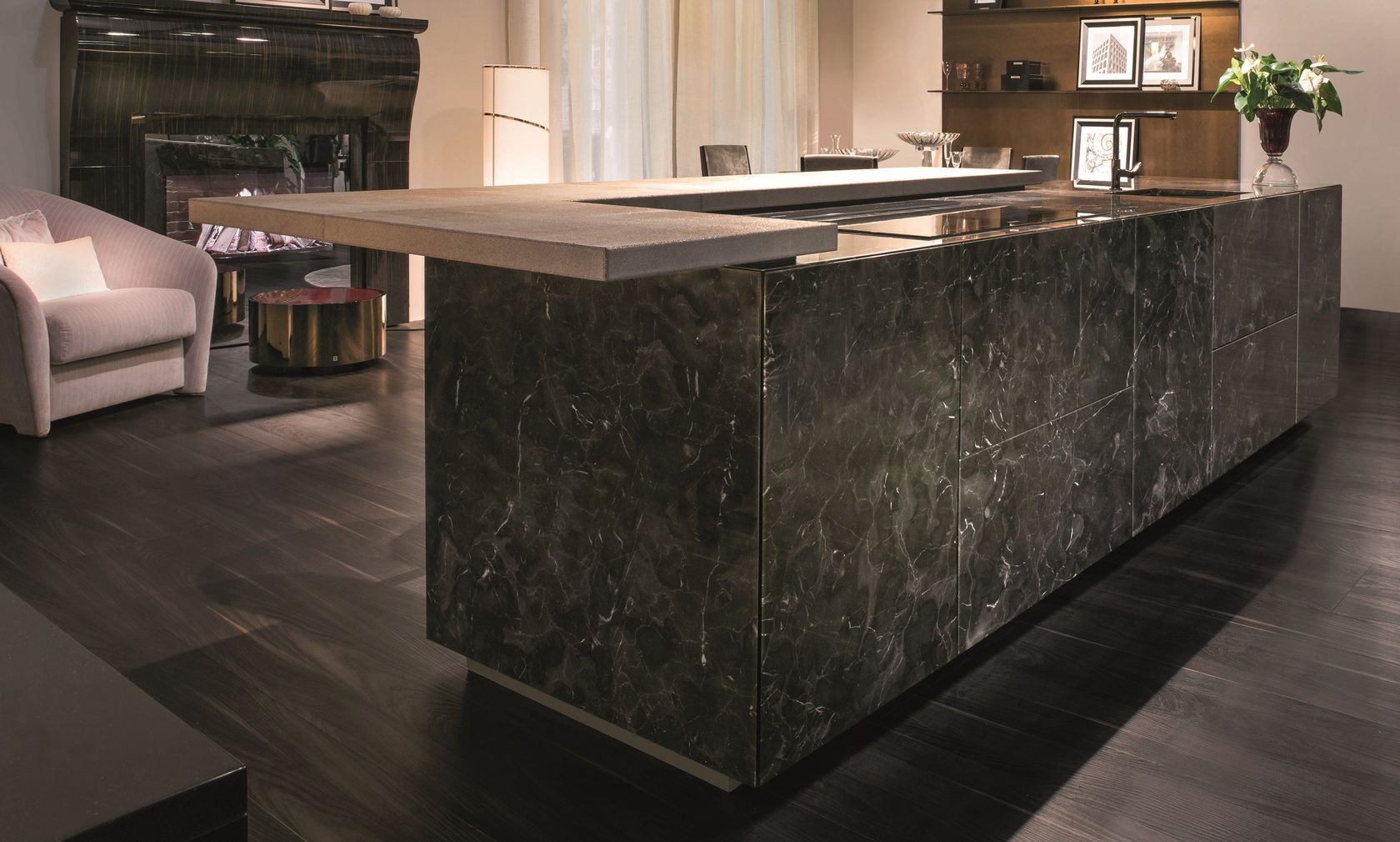Custom marble kitchen VILLA ADRIANA By FENDI CUCINE