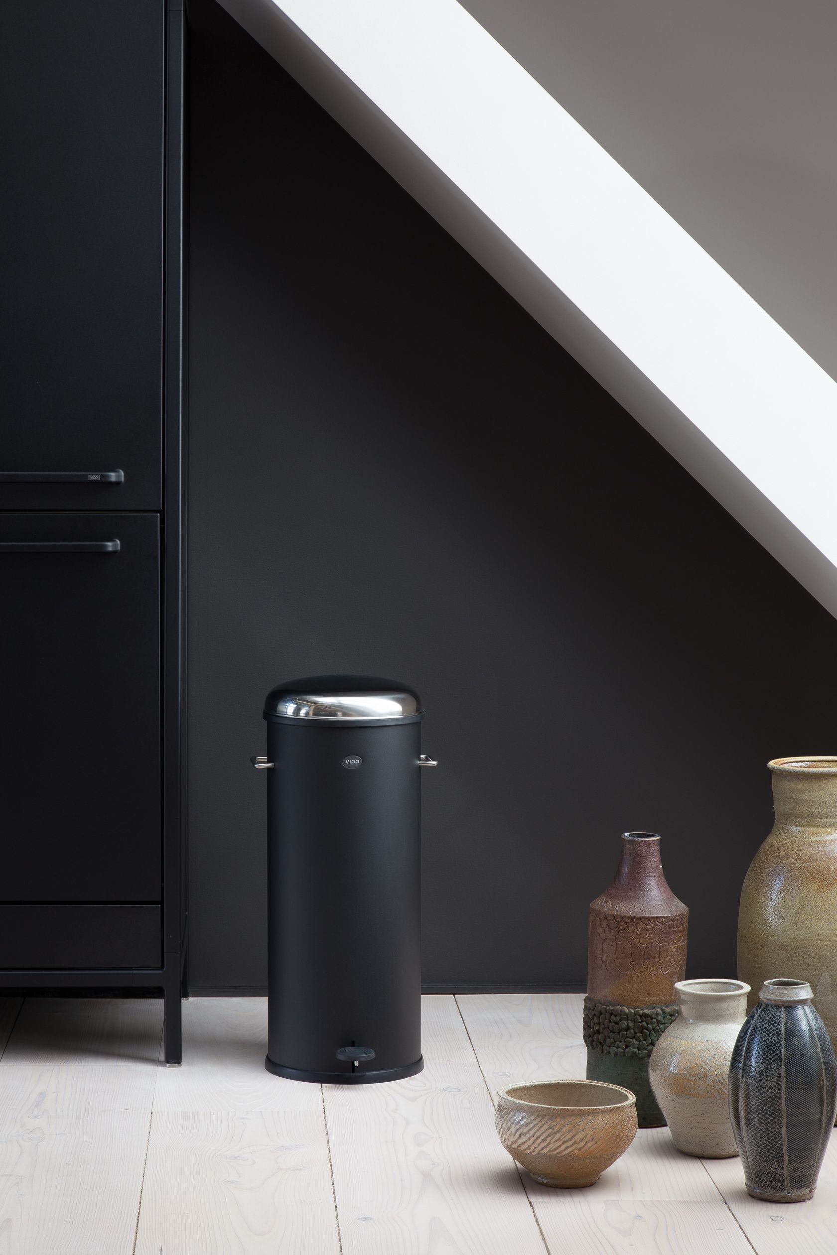 VIPP17 Steel kitchen bin By Vipp | design Holger Nielsen