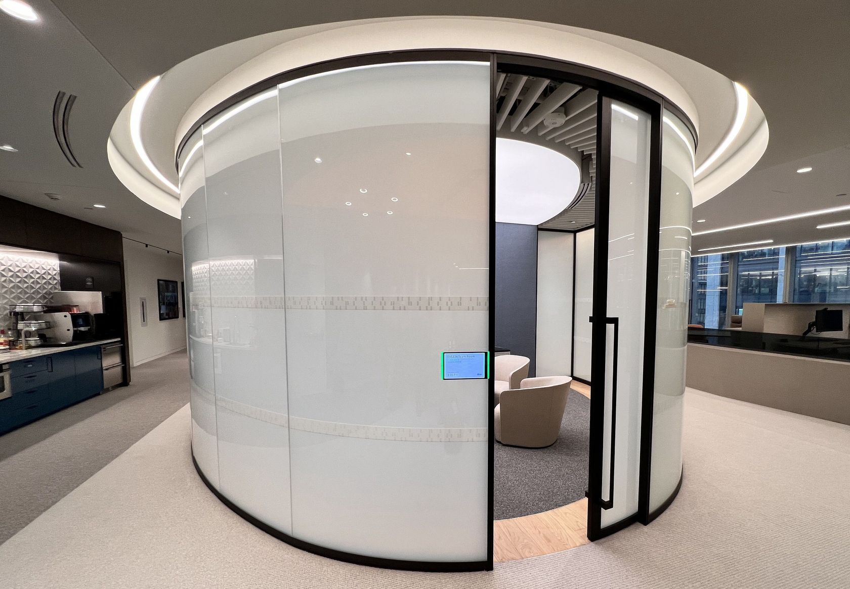 VK DESIGN - GLASS CURVED WALLS Curved glass wall with privacy control ...
