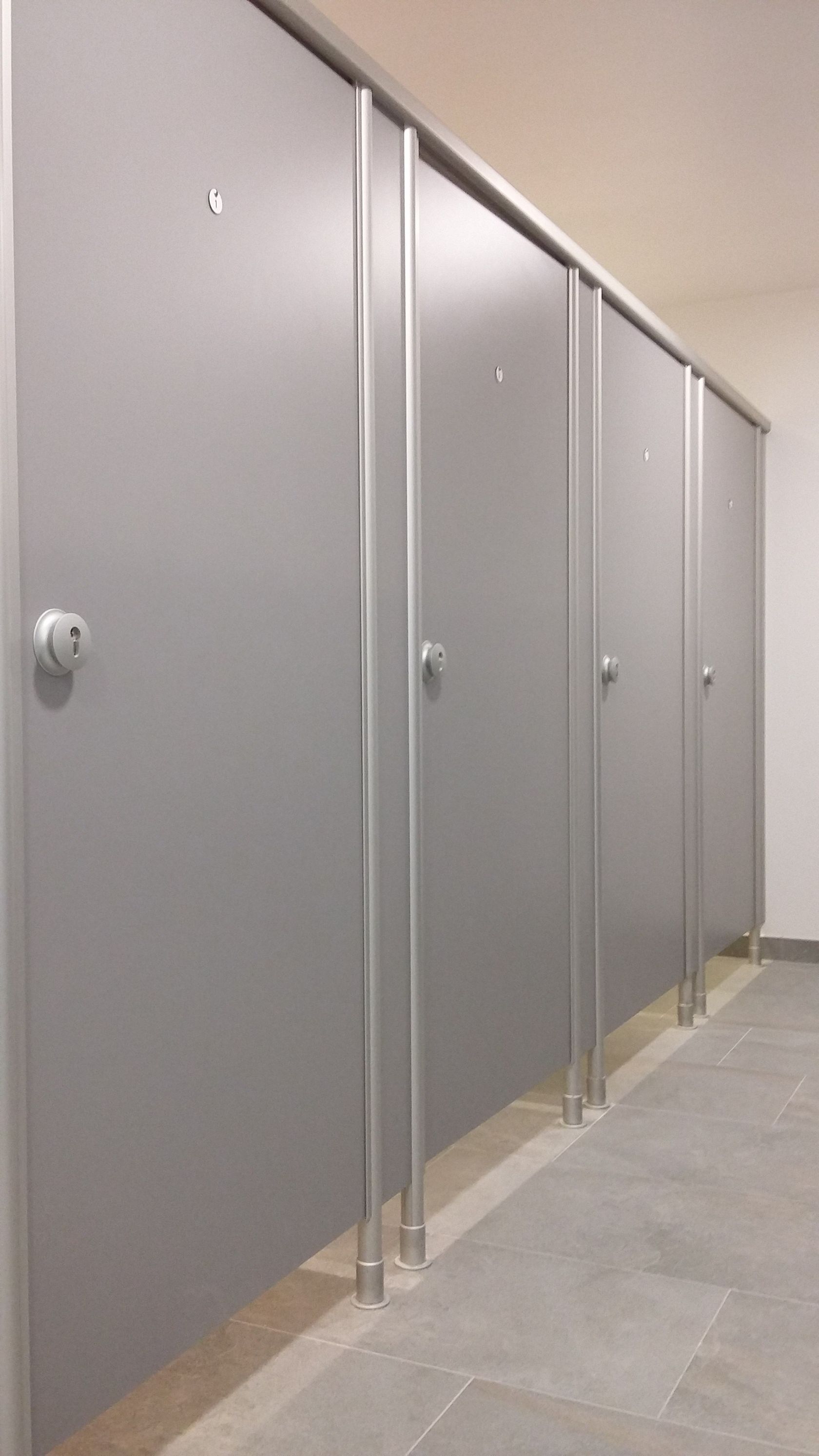 VK13 Divisória para banheiro em HPL By Schäfer Trennwandsysteme