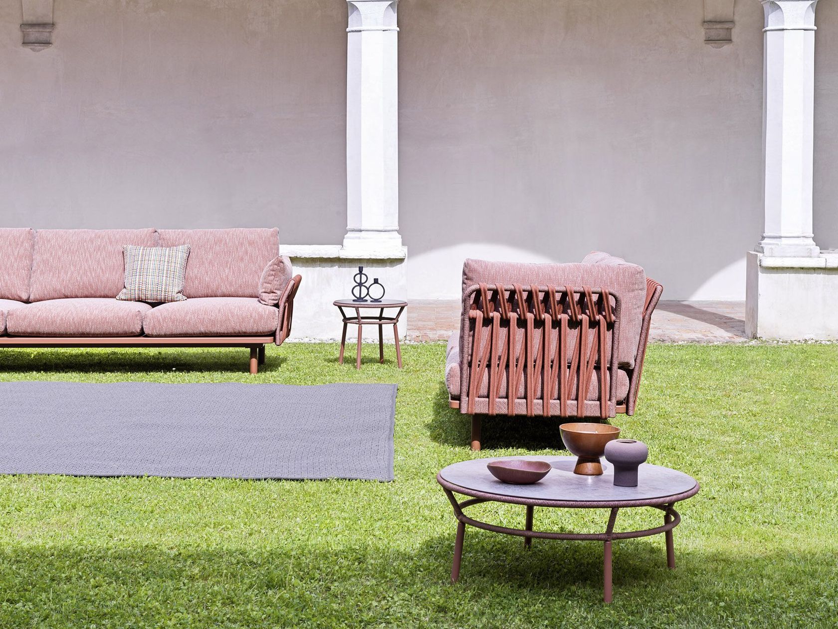 EMMA CROSS Garden sofa By Varaschin