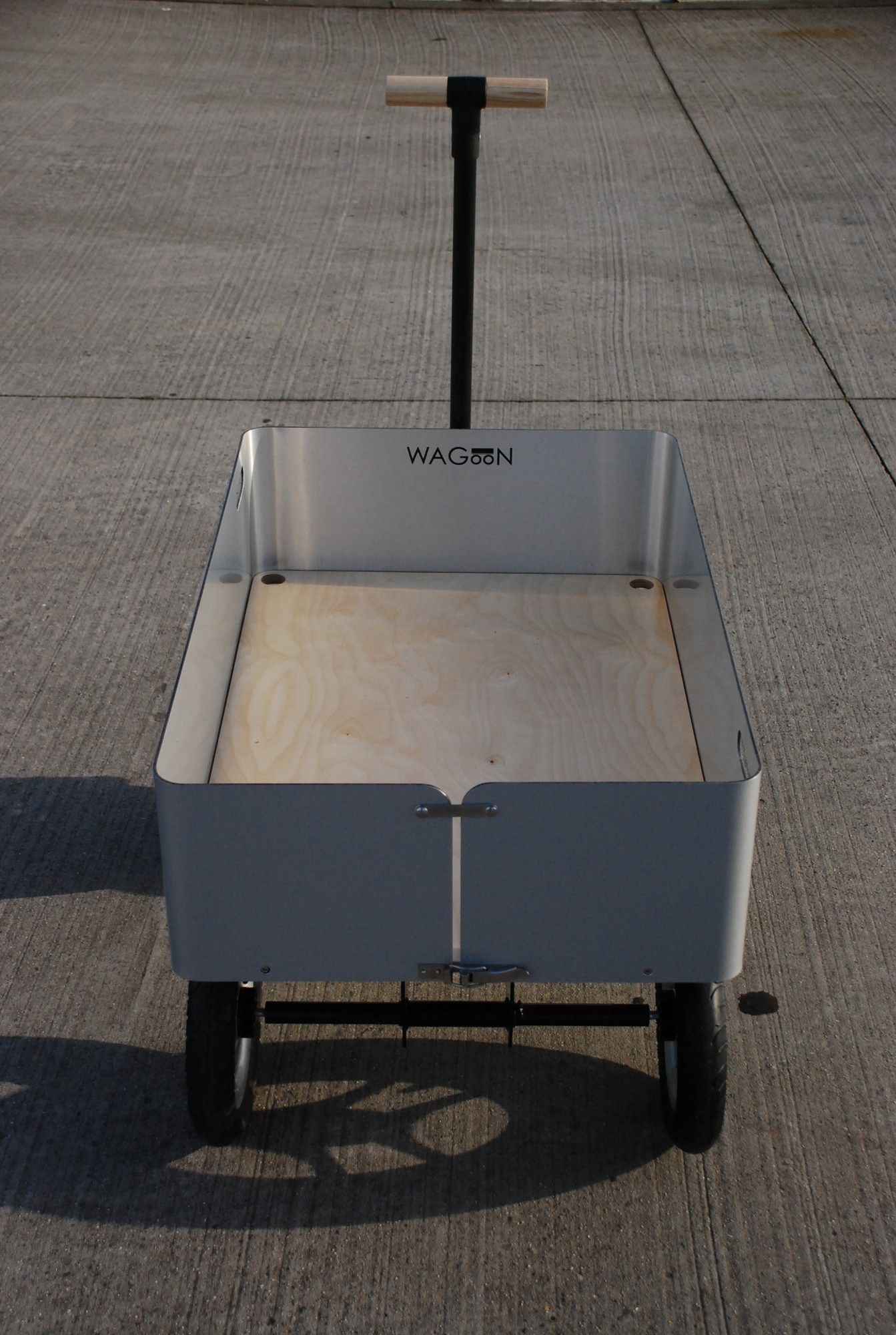 WAGOON Garden trolley By TRADEWINDS