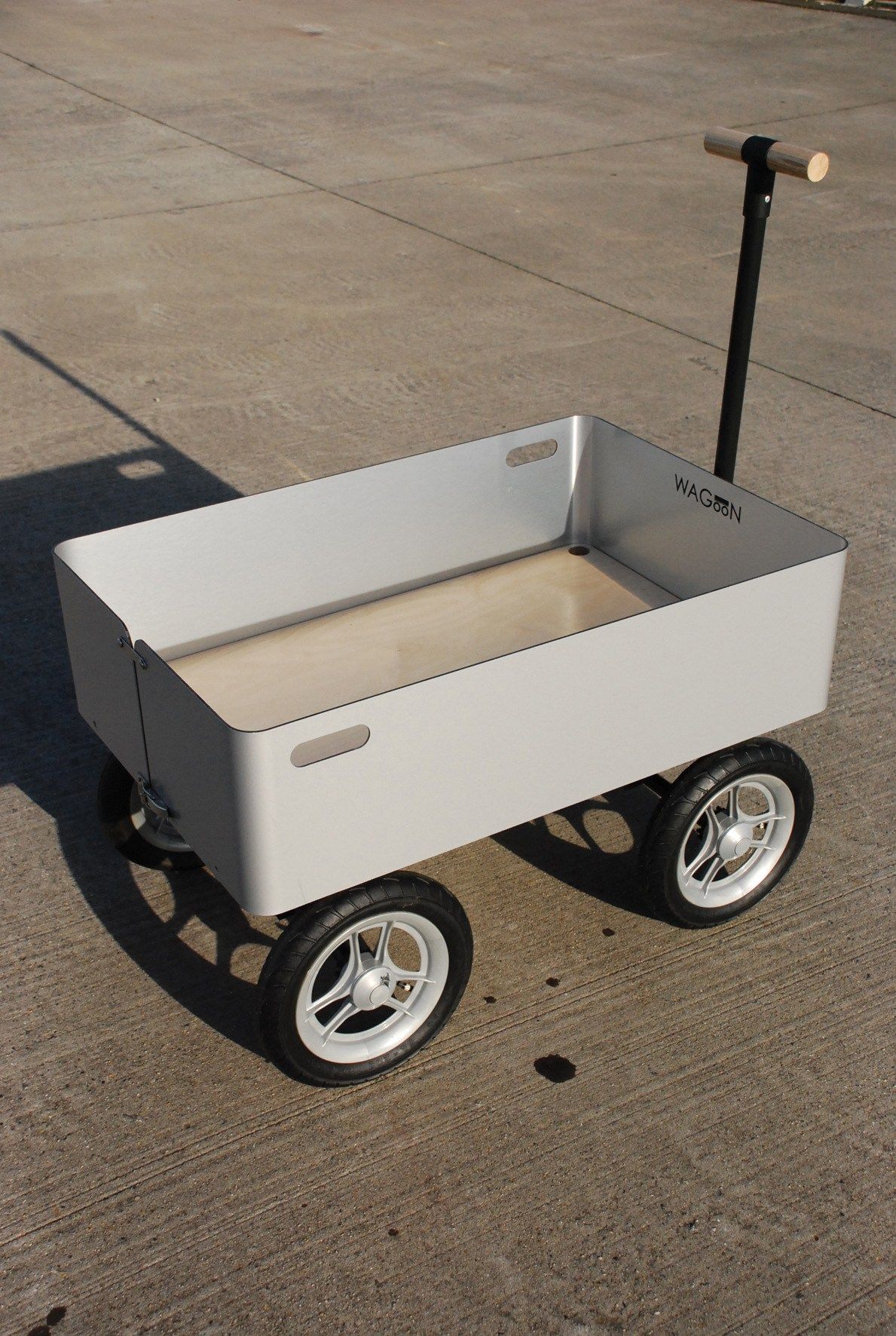 WAGOON Garden trolley By TRADEWINDS