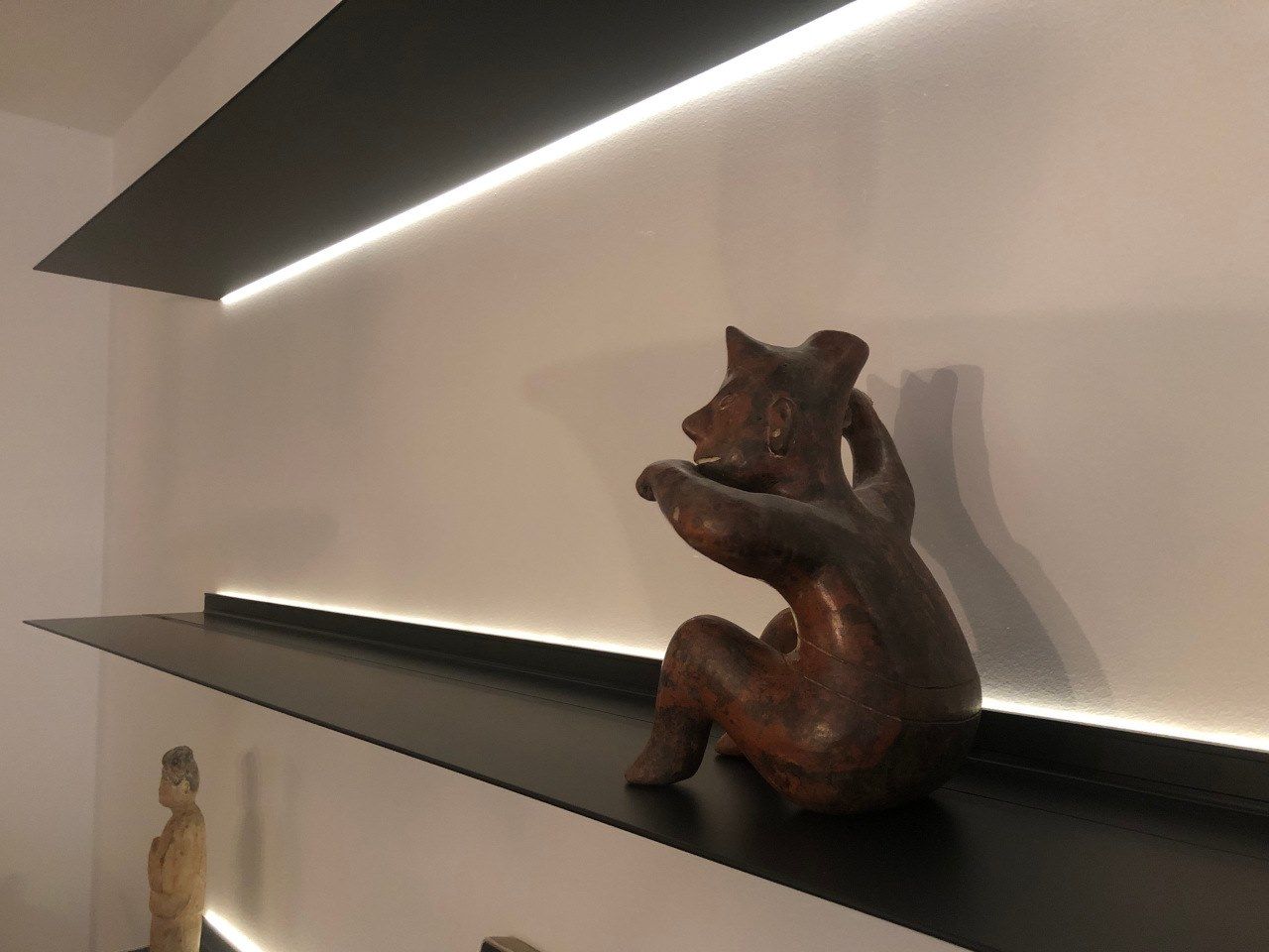 WALL SHELF WITH LIGHT By Strackk