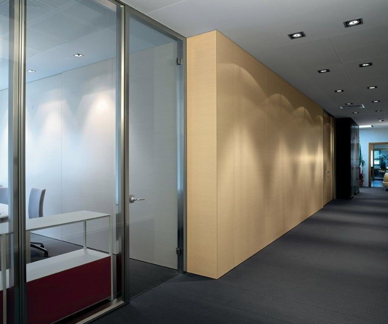 WALLTECH Parede móvel acústica de vidro para escritório By ESTEL GROUP