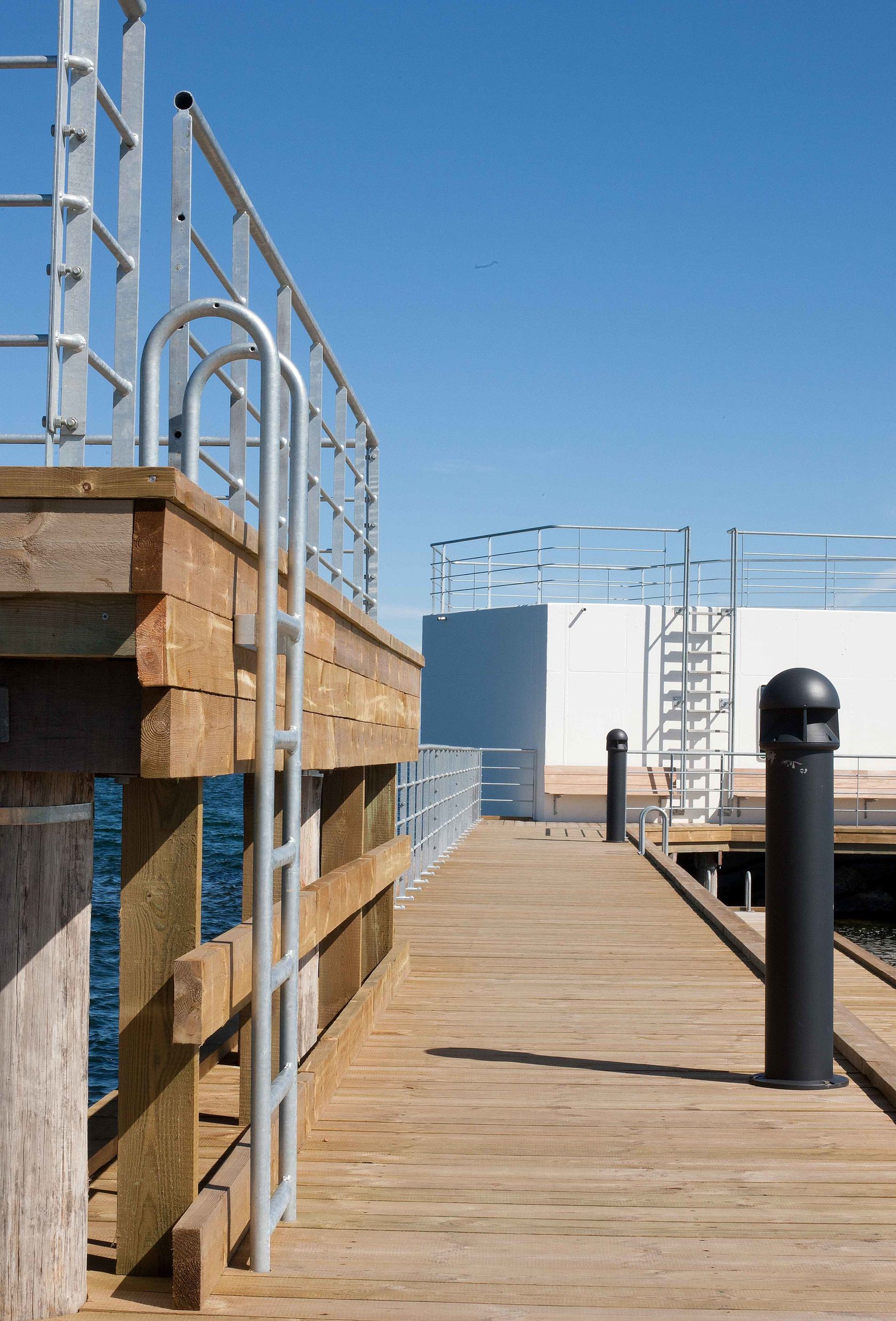 WATERFRONT bollard light By Louis Poulsen