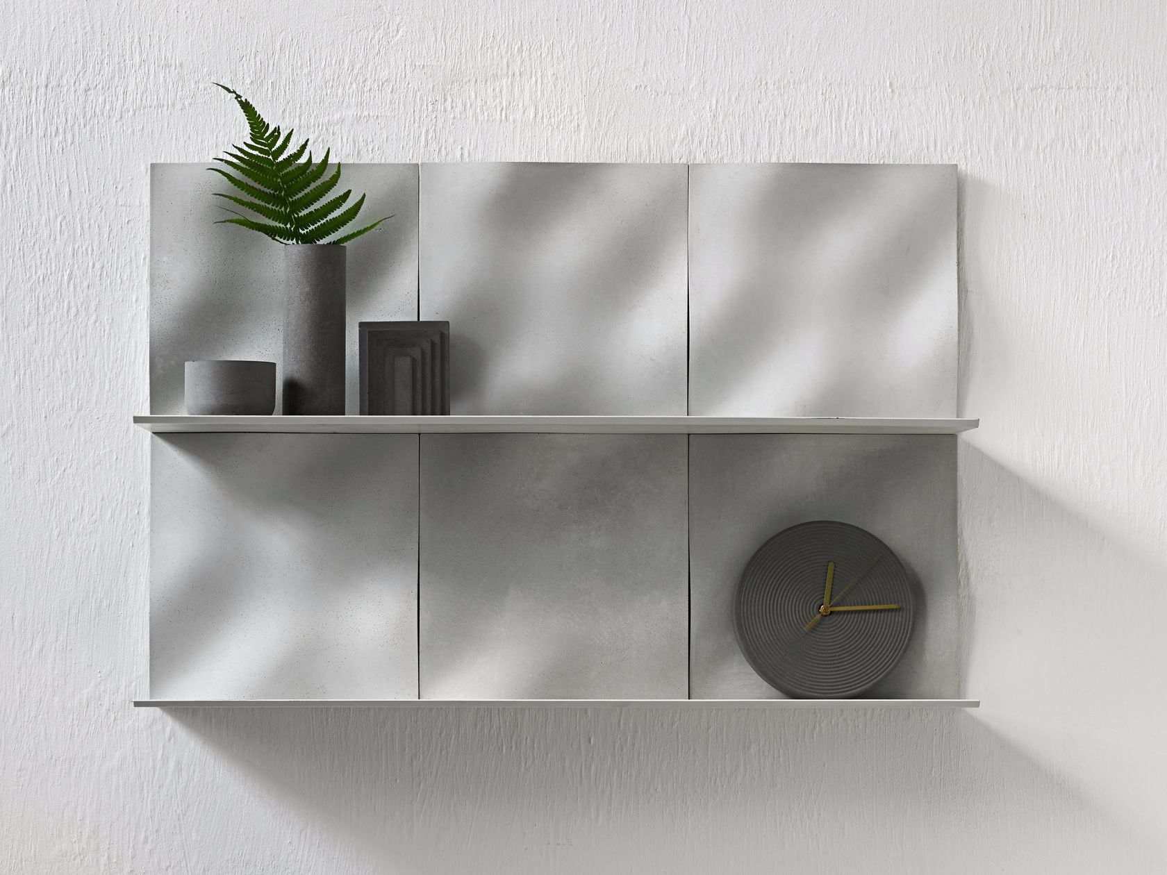 WAVE Concrete wall shelf By Bentu Design