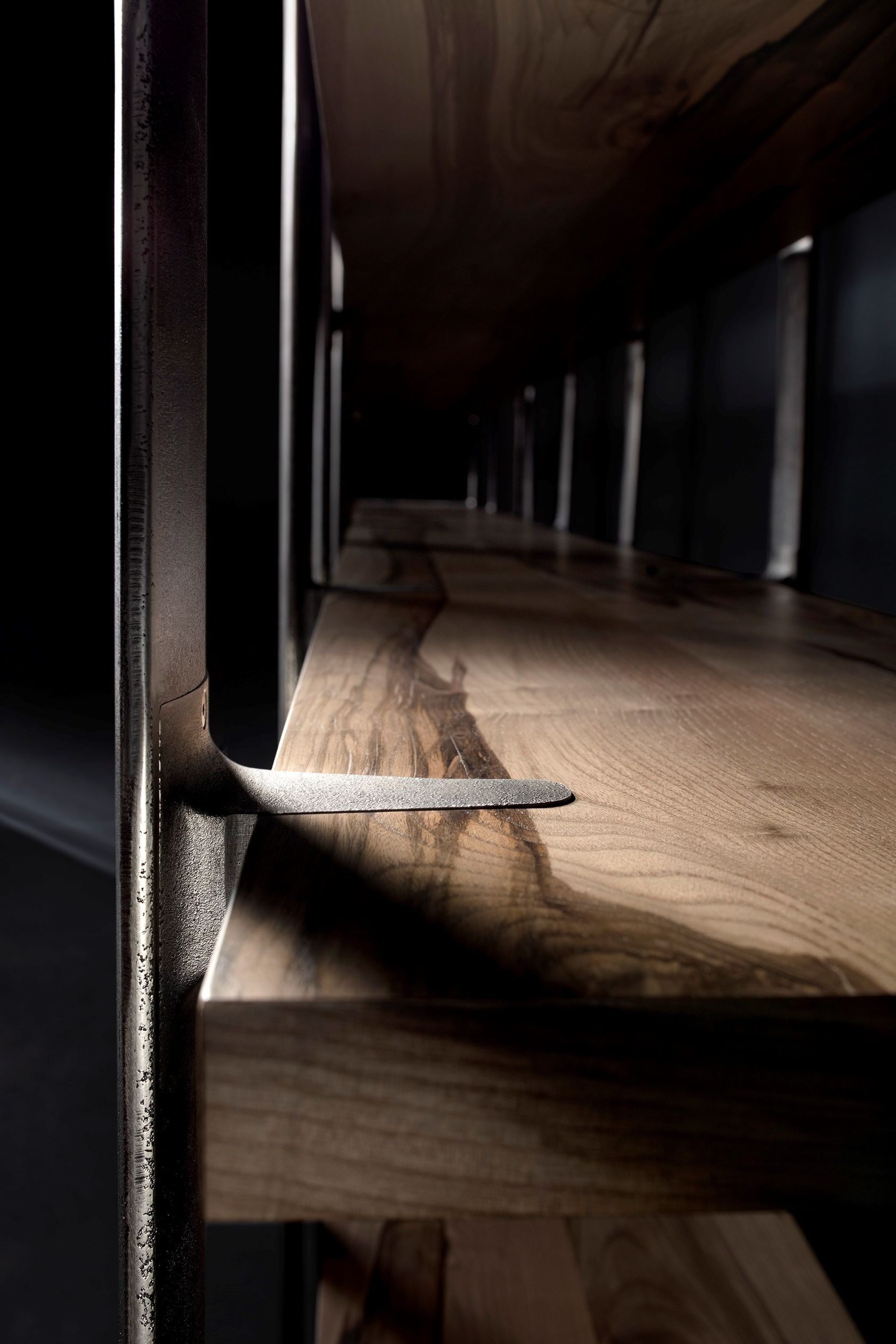 WEB 书柜 By Henge | design Massimo Castagna