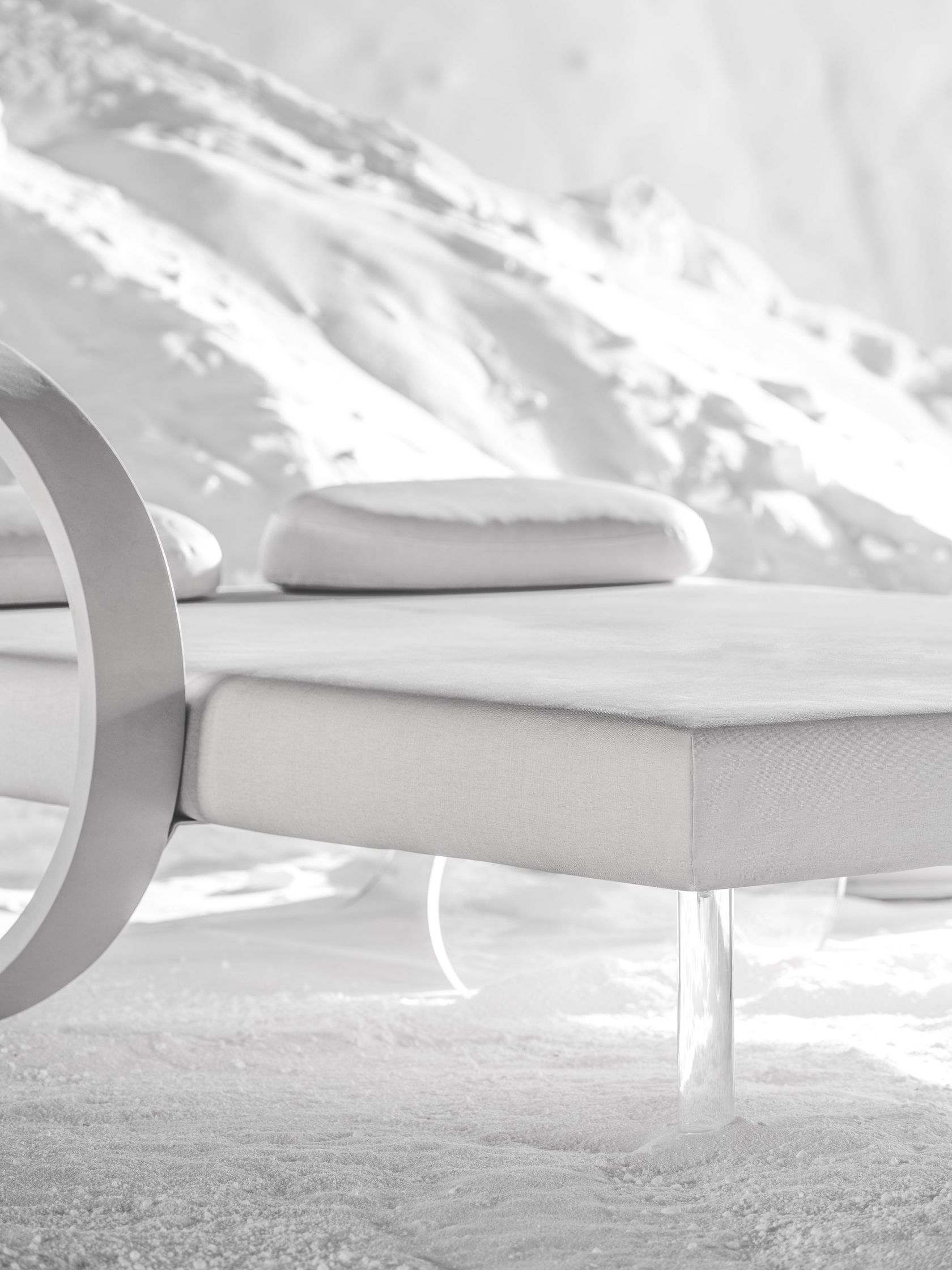 WELLNESS THERAPY Fixed fabric spa bed with chromotherapy By Varaschin ...