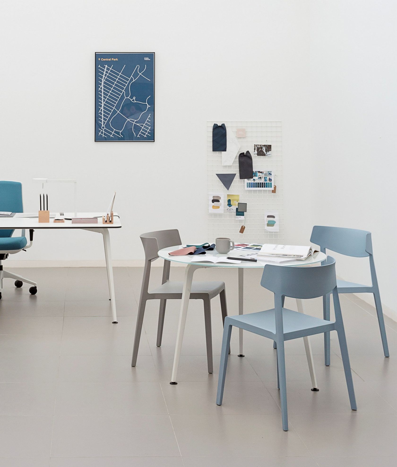 WING Stackable polypropylene chair By ACTIU | design Ramos&Bassols