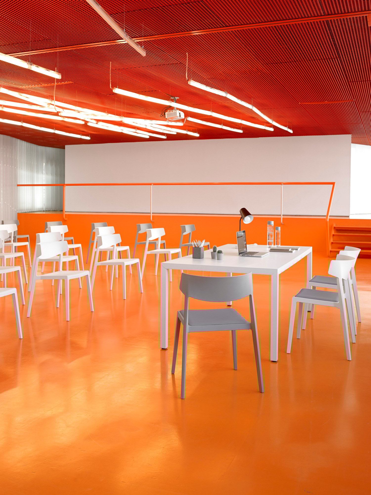 WING Stackable polypropylene chair By ACTIU | design Ramos&Bassols