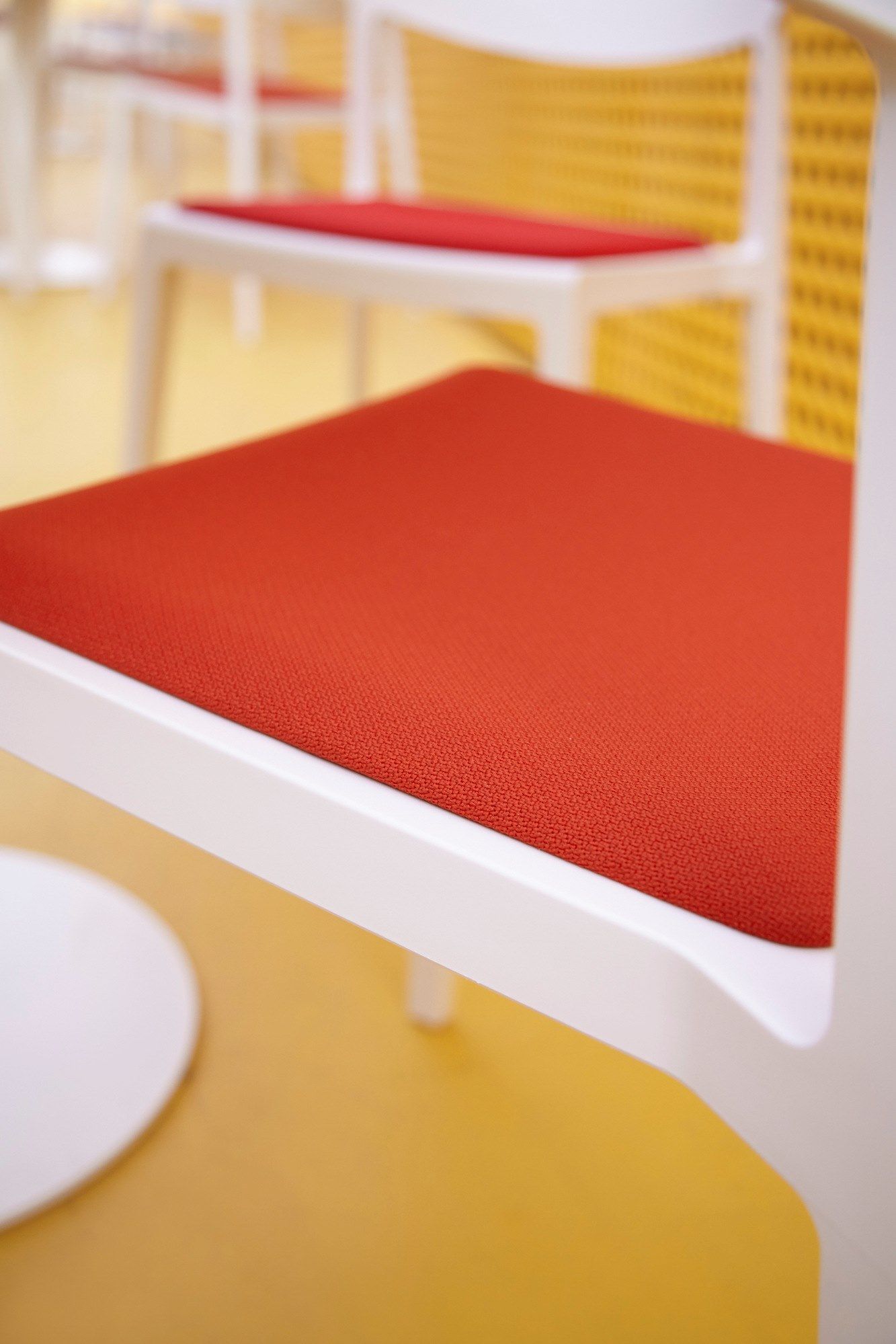 WING Stackable polypropylene chair By ACTIU | design Ramos&Bassols