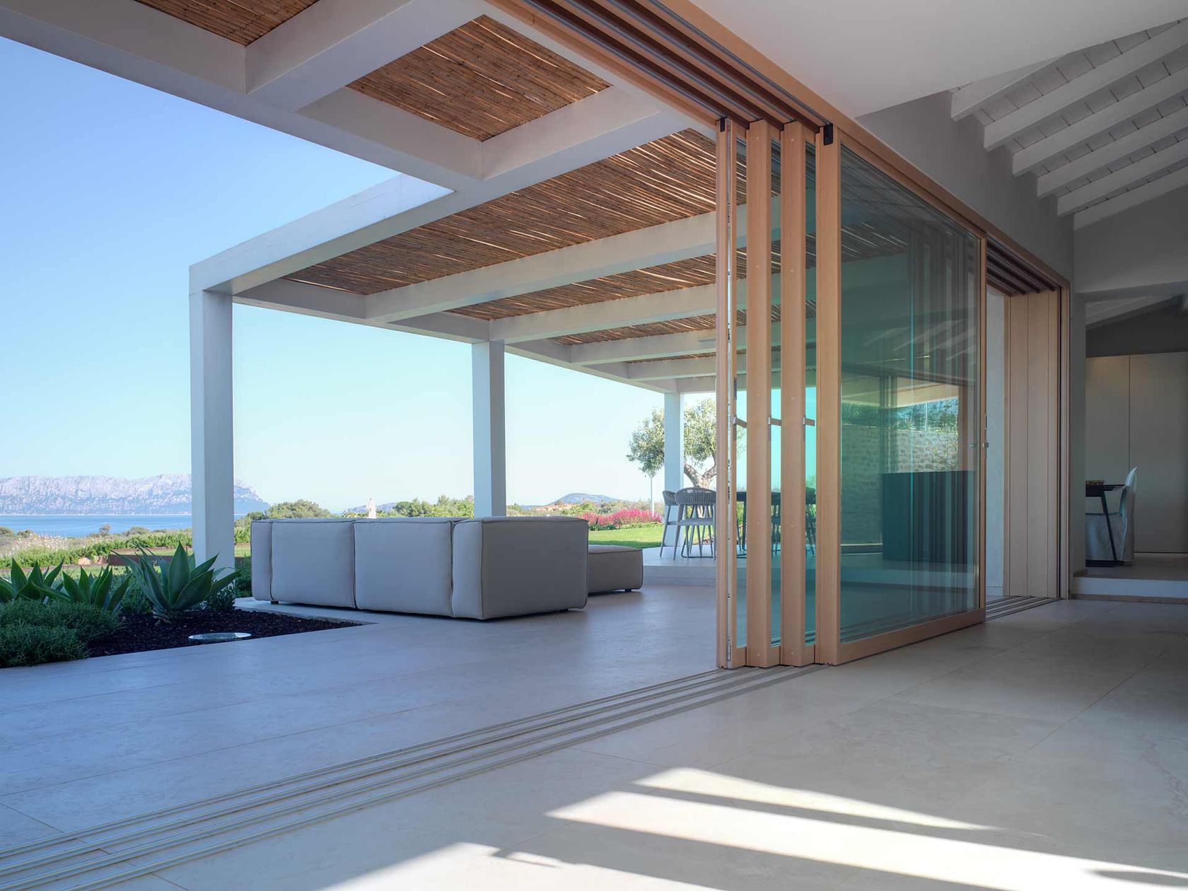 Lift and slide wooden patio door WOODEN SKYLINE SLIDING By CARMINATI ...
