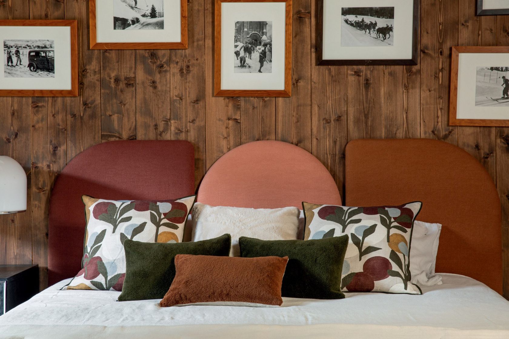 WOOL PLUSH Solid-color rectangular velvet cushion By Élitis