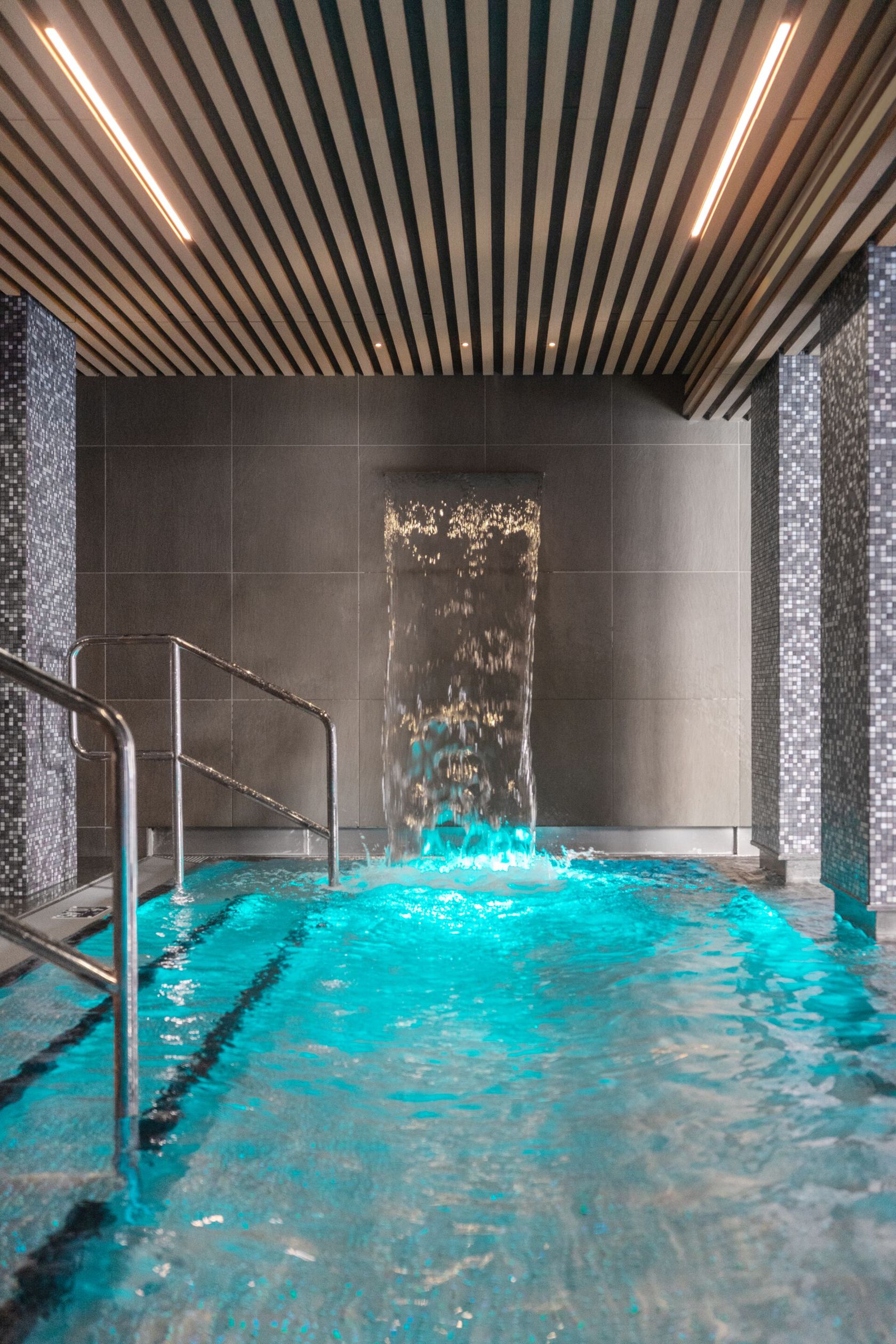 WOODN MODULATUS TH3050 Wood-product ceiling tiles By Woodn Greenwood