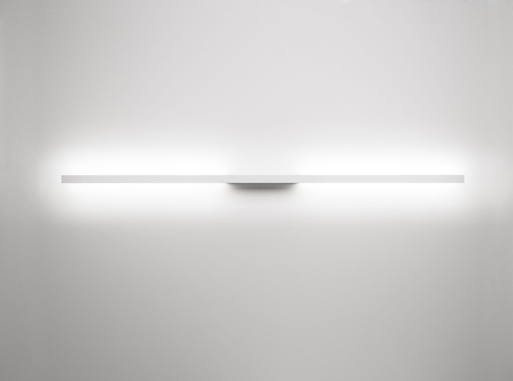 XILEMA | Applique a LED By Linea Light Group design Edin Dedovic