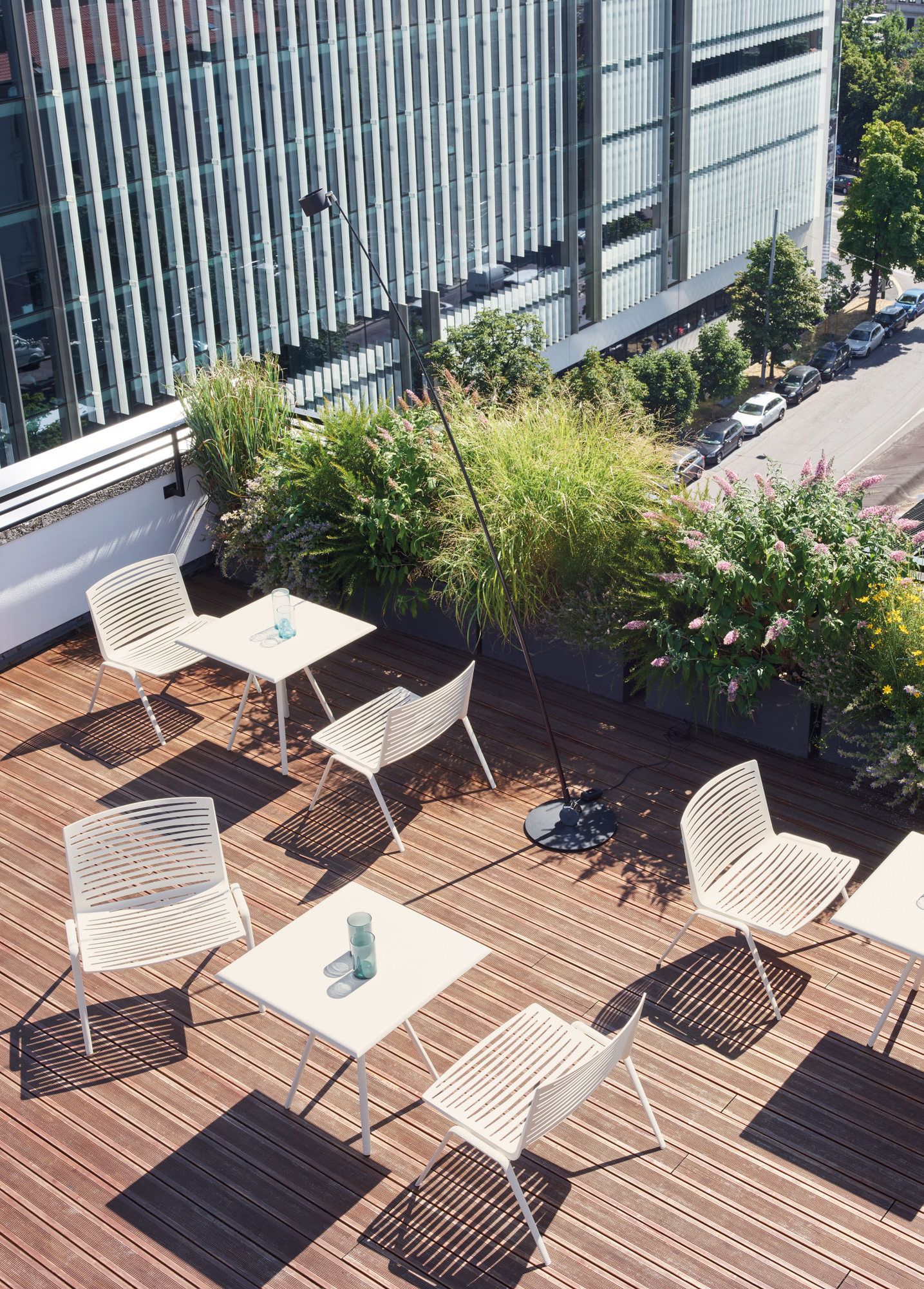 ZEBRA | Height-adjustable table Zebra Collection By FAST design Lievore ...