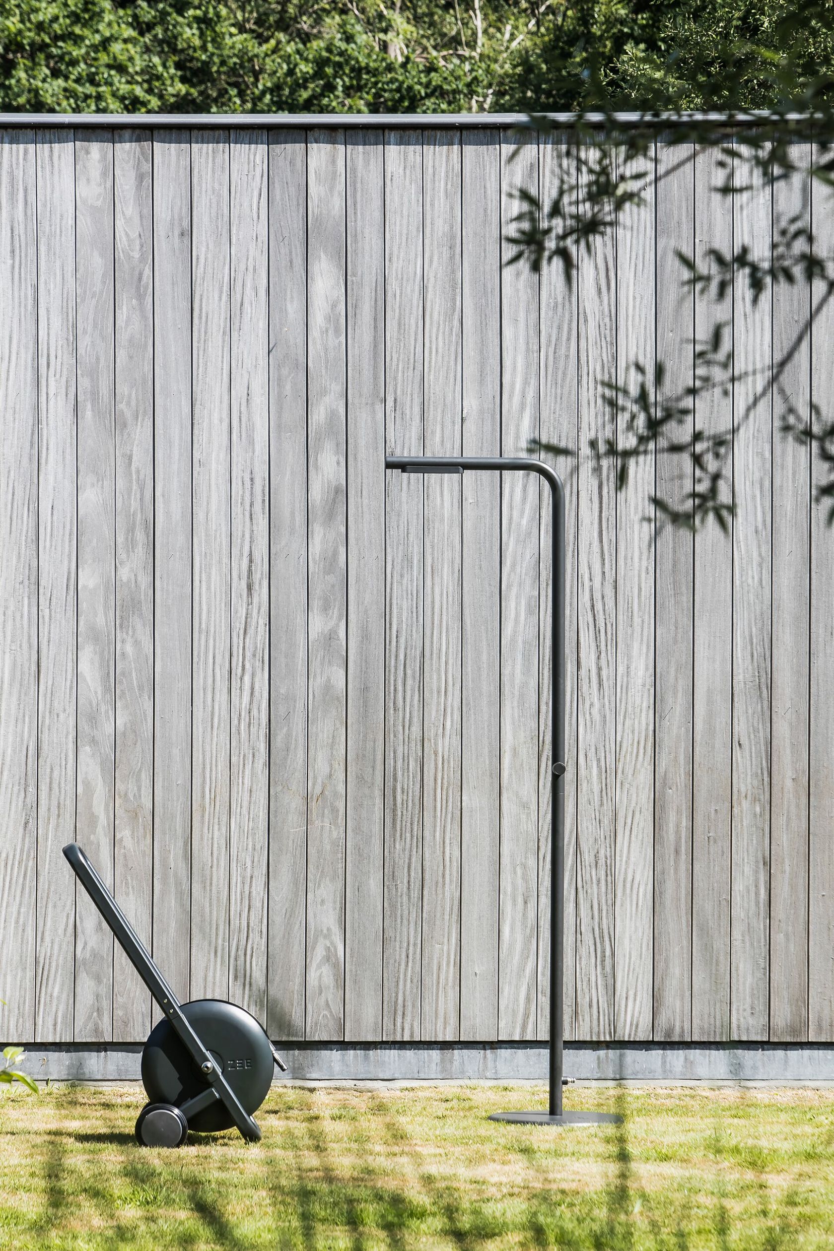 LEVANTINE BLACK Outdoor shower By ZEE