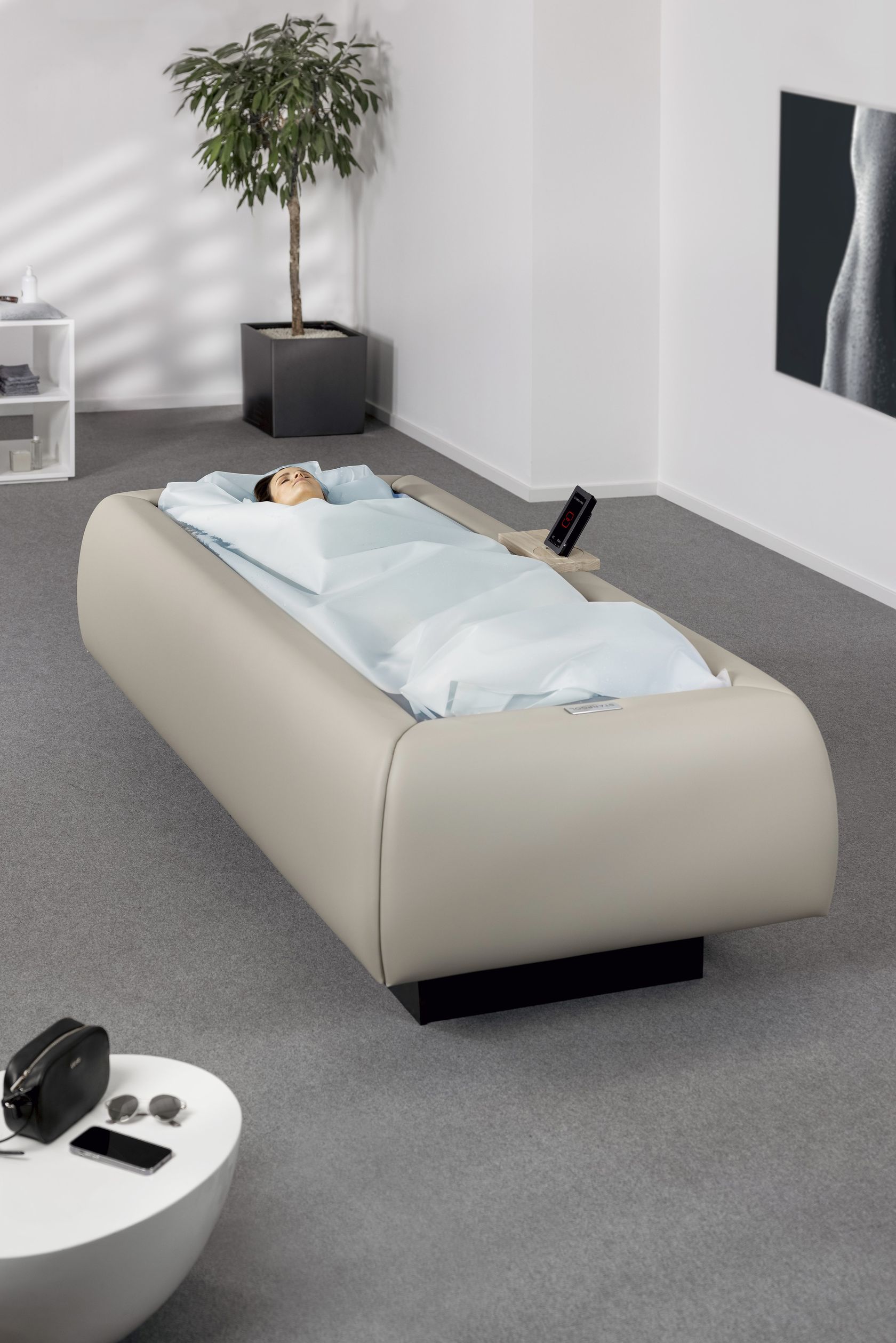 ZEROBODY CRYO Cold Therapy spa bed By STARPOOL | design Cristiano Mino