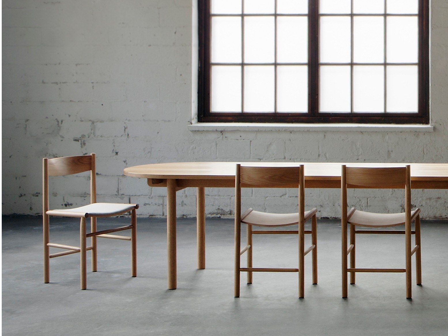 AKADEMIA | Solid wood chair By Nikari design Kaksikko