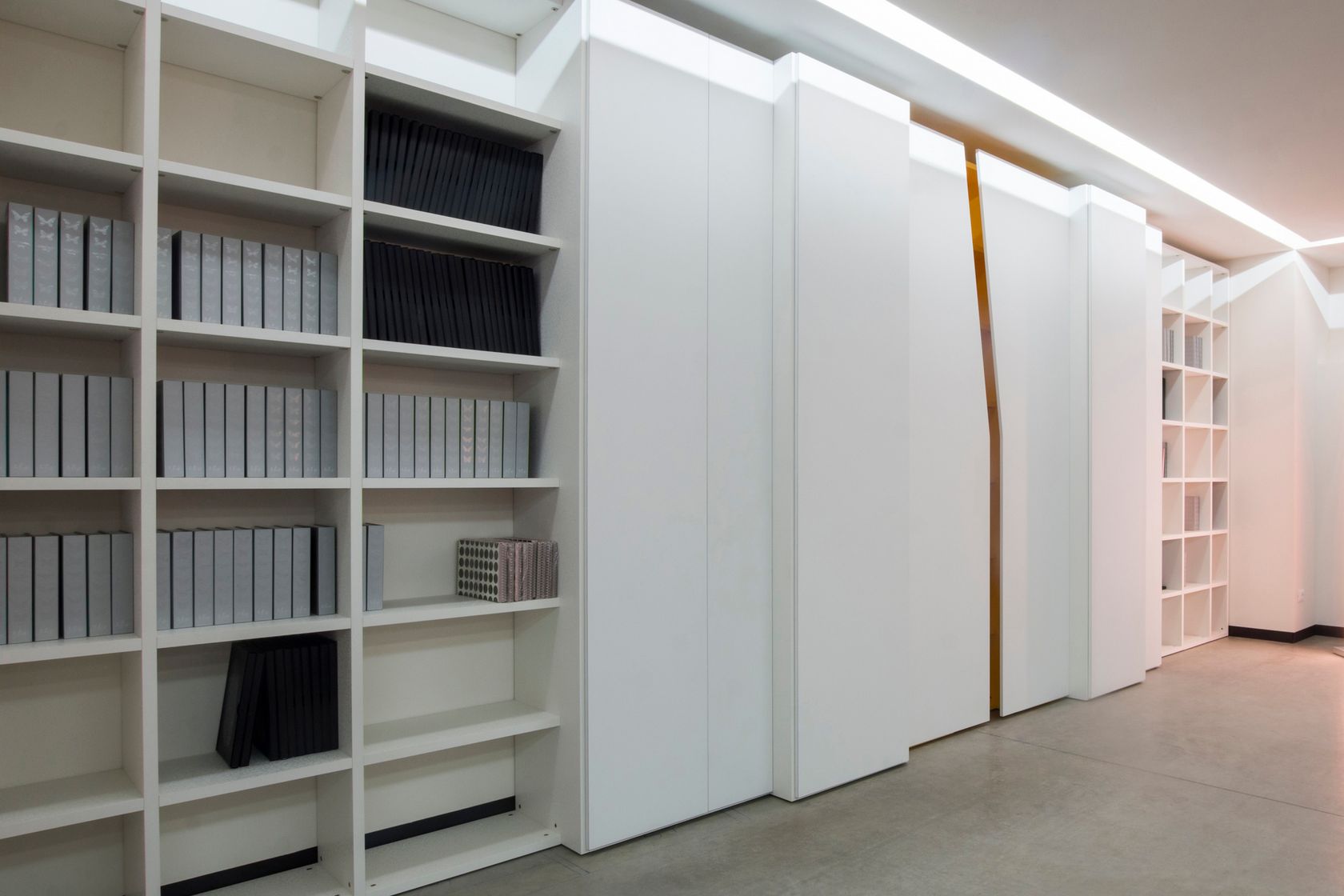 ALFABETO Sectional HPL wardrobe By De Rosso