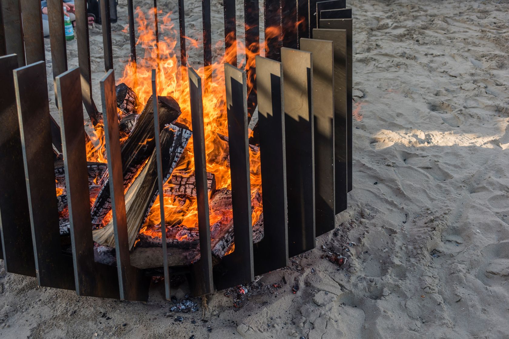 ANEMONE XL fire baskets By Metalfire