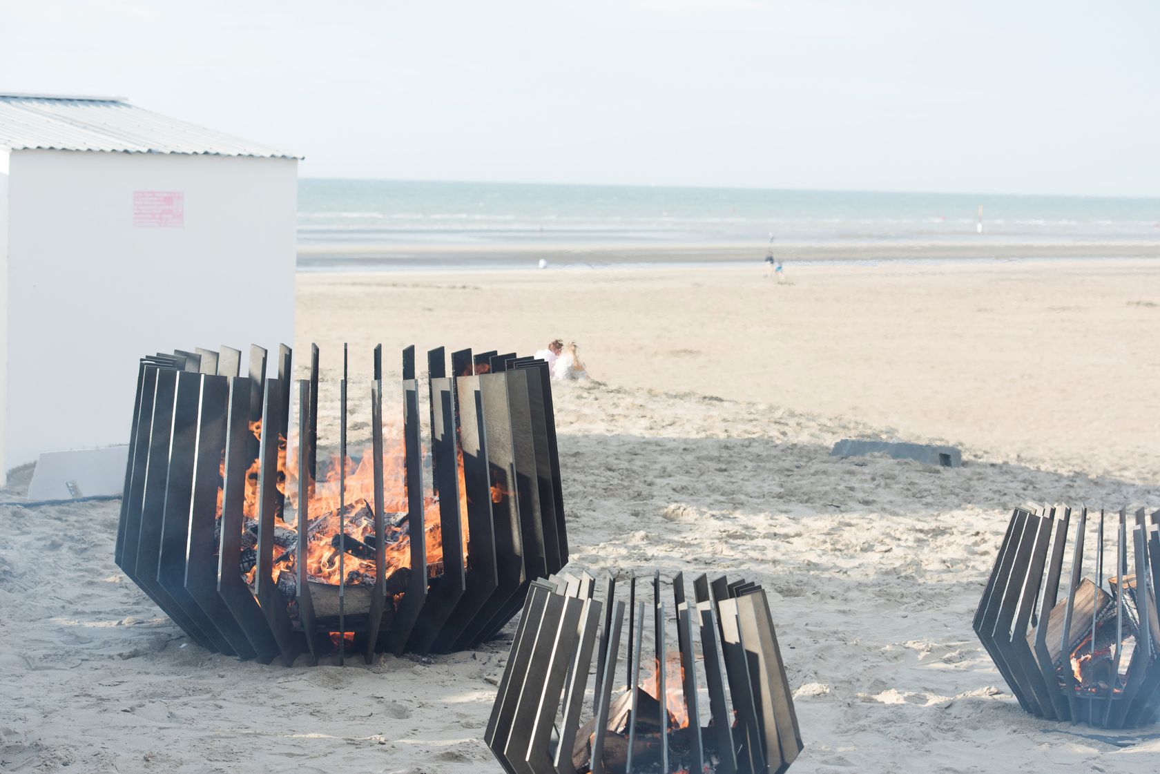 ANEMONE XL fire baskets By Metalfire