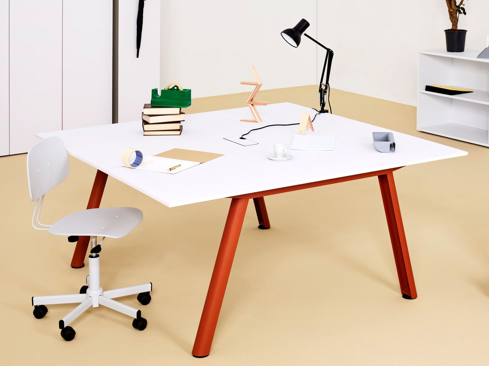 APOLLO | Office desk with cable management Apollo Collection By Manerba ...
