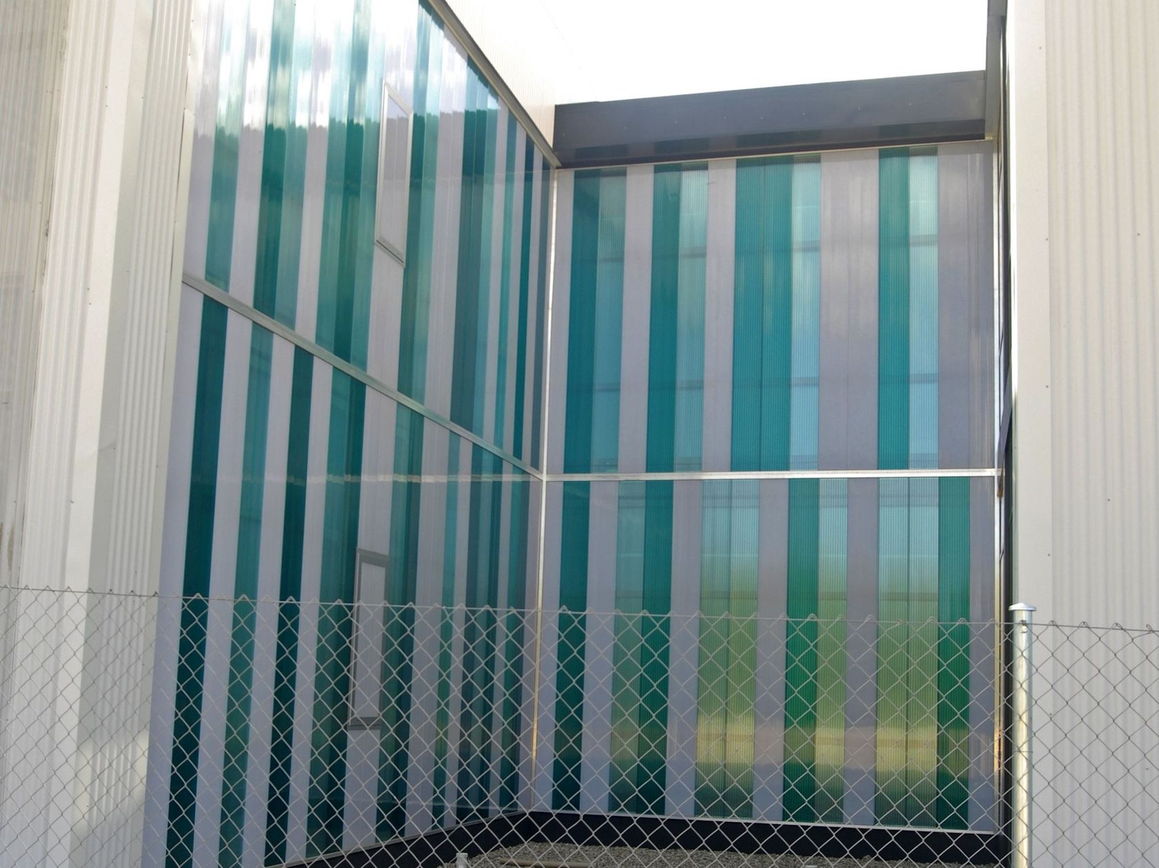 arcoPlus® 547/ 549 Interlocking polycarbonate system for traslucent ...