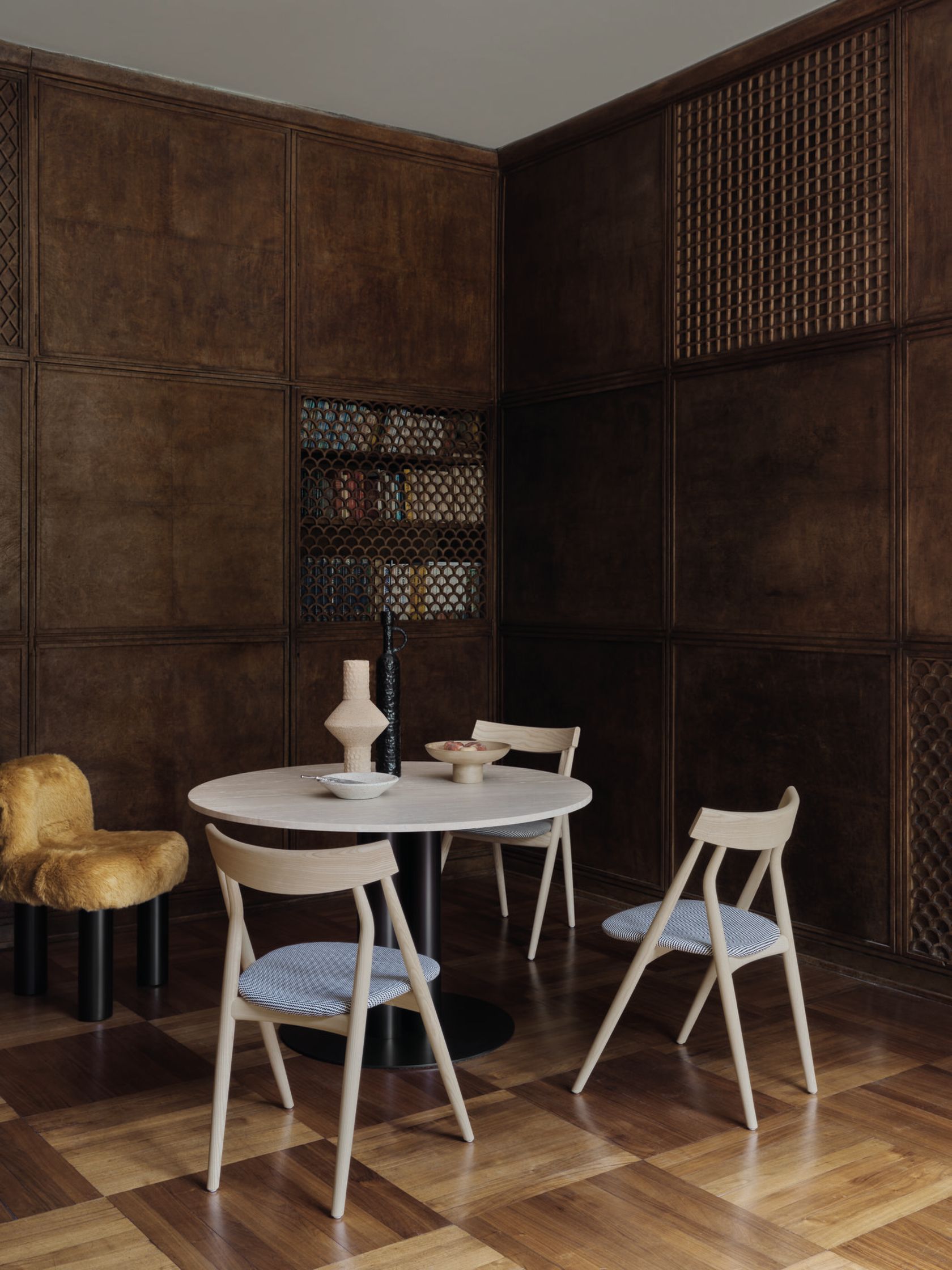 BOTOLO HIGH Upholstered fur easy chair By arflex | design Cini Boeri