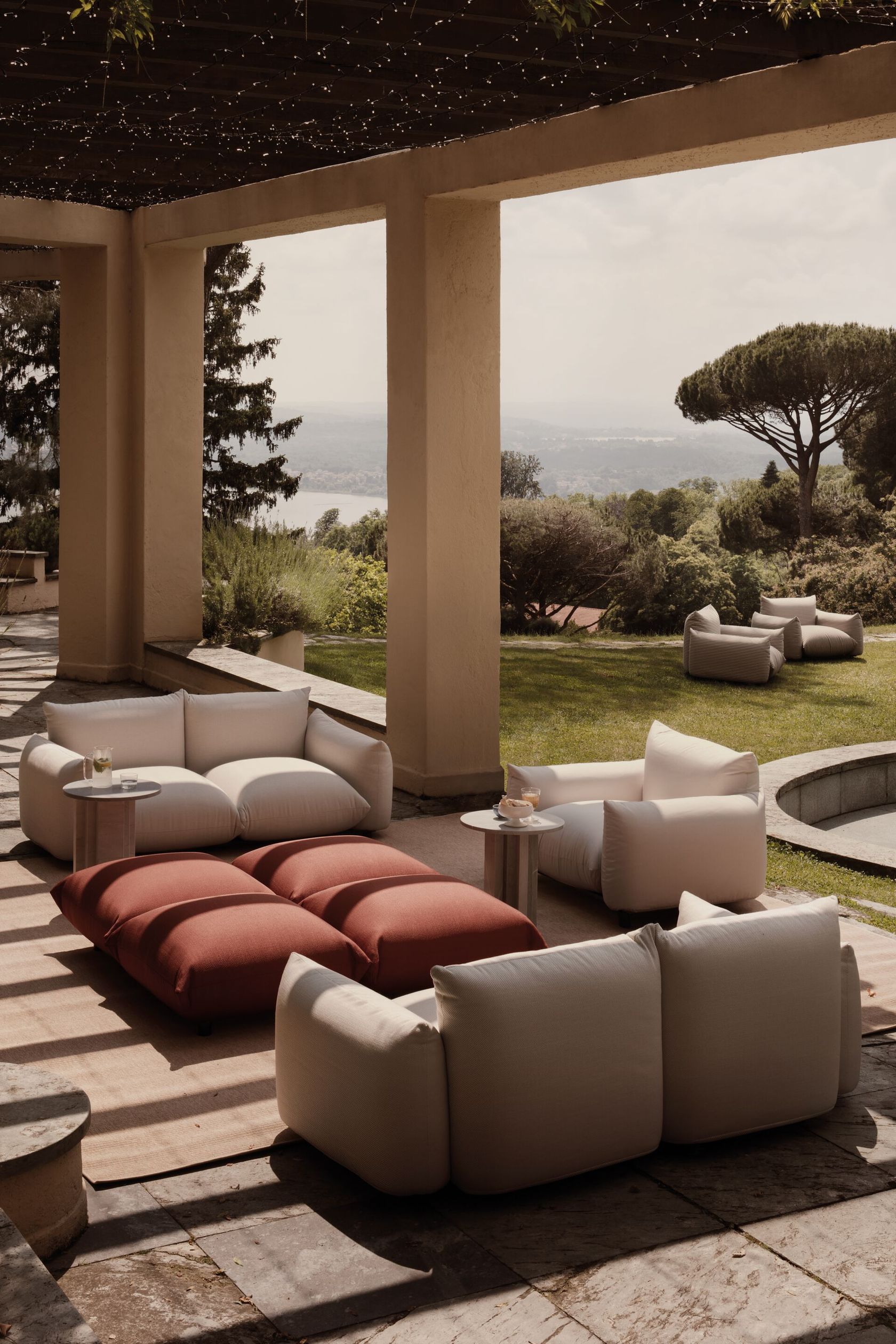 SCALEA Coffee table By arflex | design Bernhardt & Vella