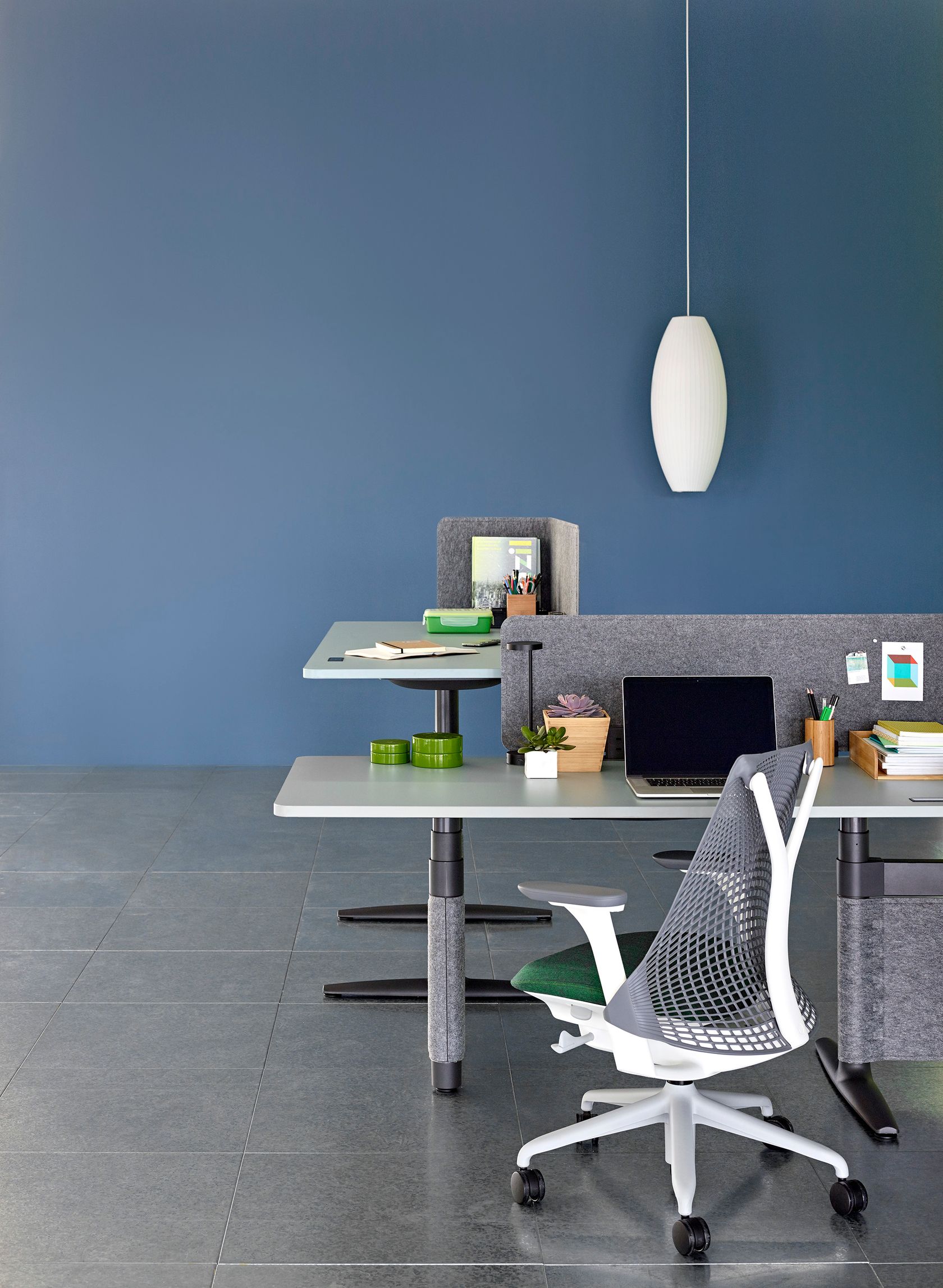 ATLAS OFFICE LANDSCAPE Height-adjustable office desk By Herman Miller ...