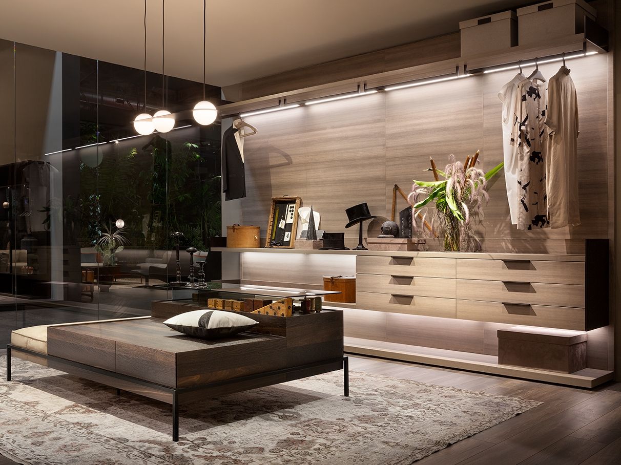 Sectional wooden walk-in wardrobe ATRIUM By Lema design Piero Lissoni
