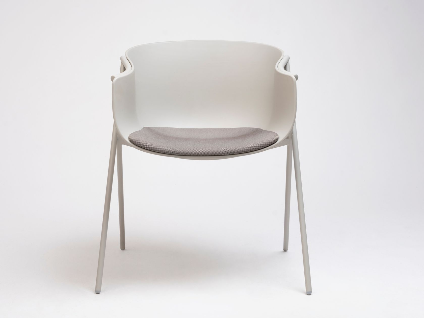 BAI | Silla con cojin integrado Colección Bai By ONDARRETA diseño Ander Lizaso