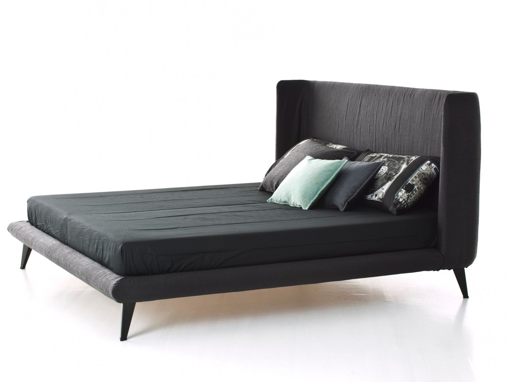 GIMME SHELTER Fabric double bed By Moroso | design Diesel Creative Team