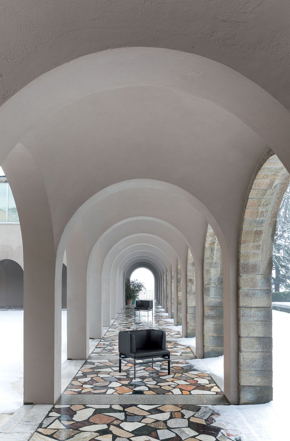 PONTE Fabric bench seating with back By Luxy | design Mario Ruiz