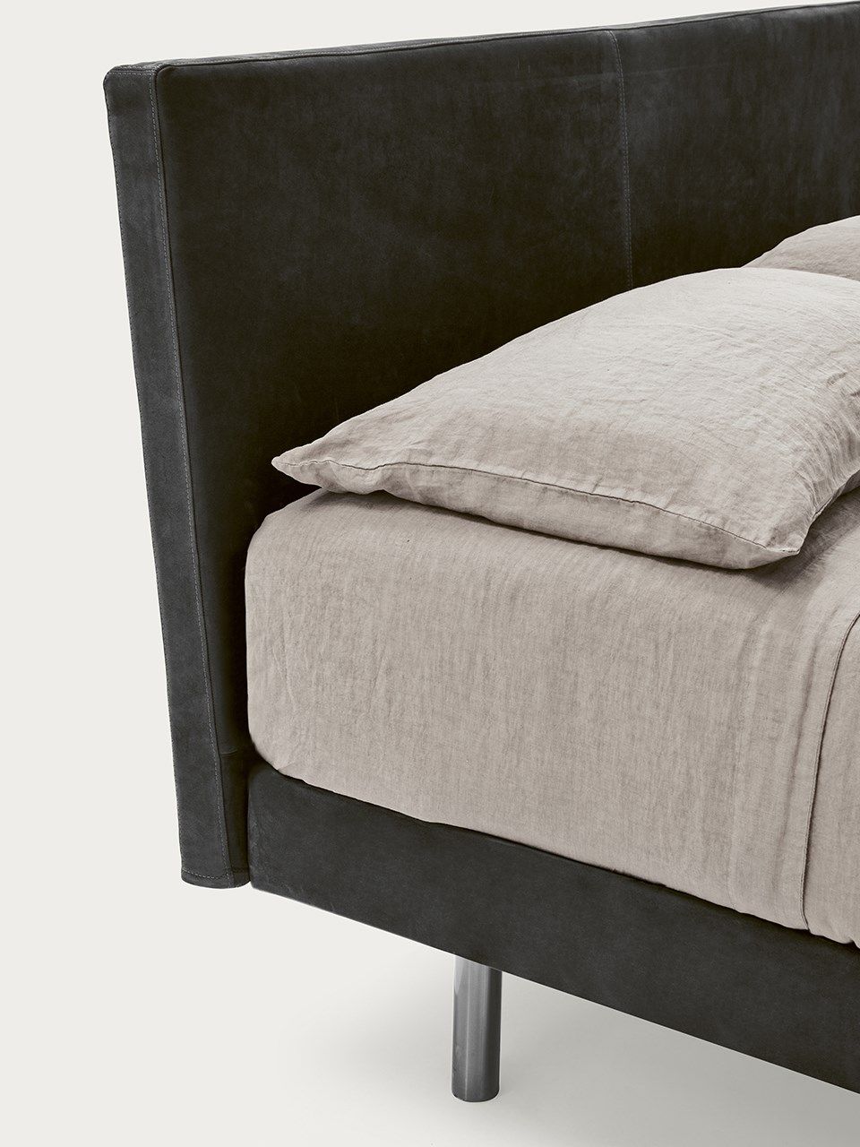 Upholstered double bed BETA | Double bed By PIANCA