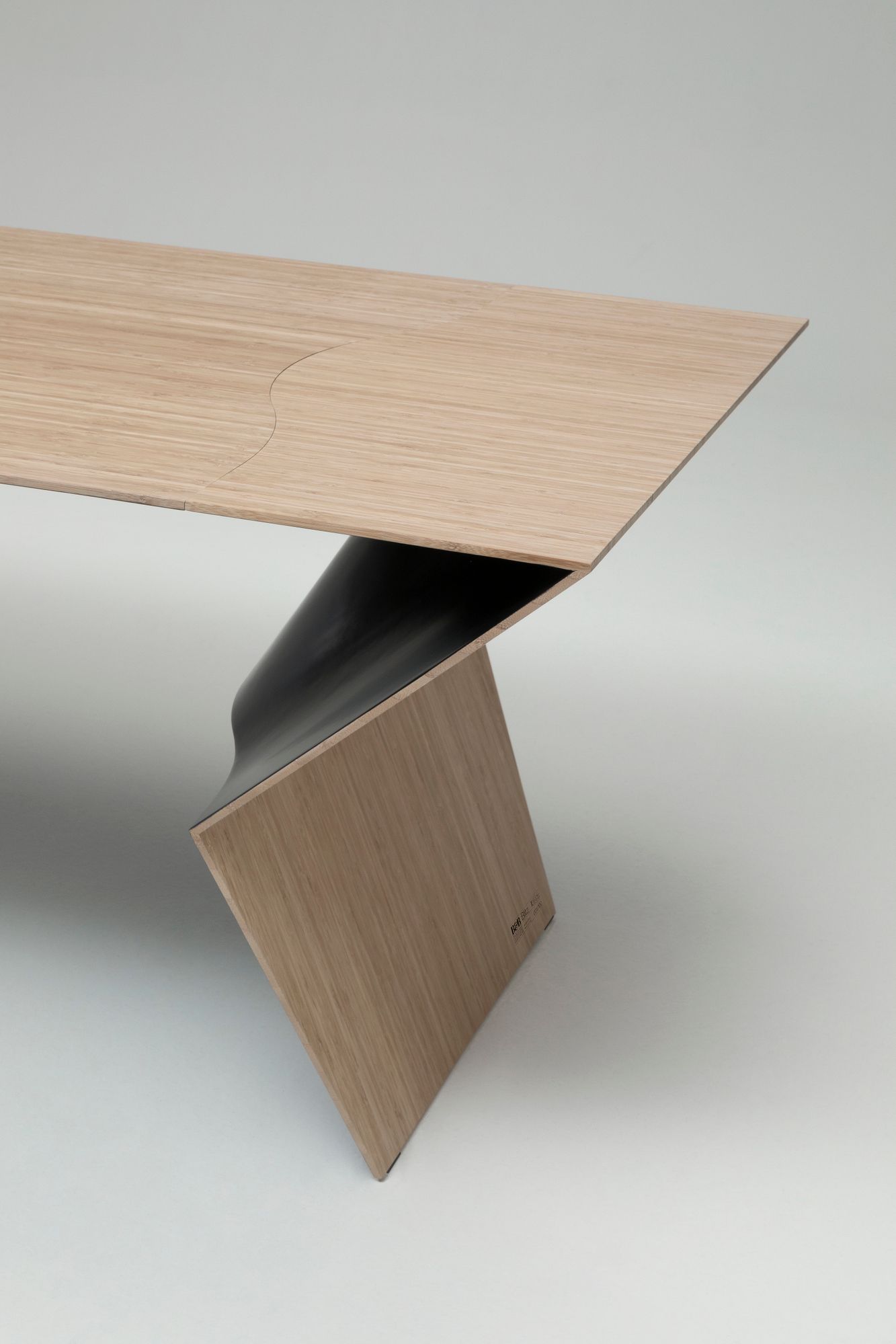 BLITZ Table By B&B Italia | design Mario Bellini