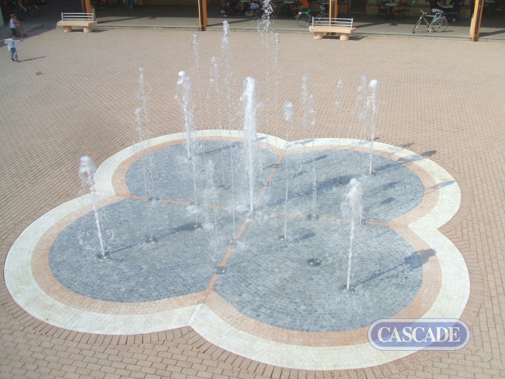 BOX 264 Floor fountain By CASCADE