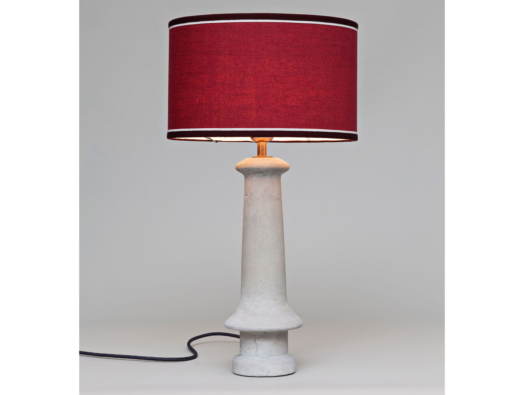 CEMENT | Table lamp Concrete table lamp with linen lampshade By SERVOMUTO