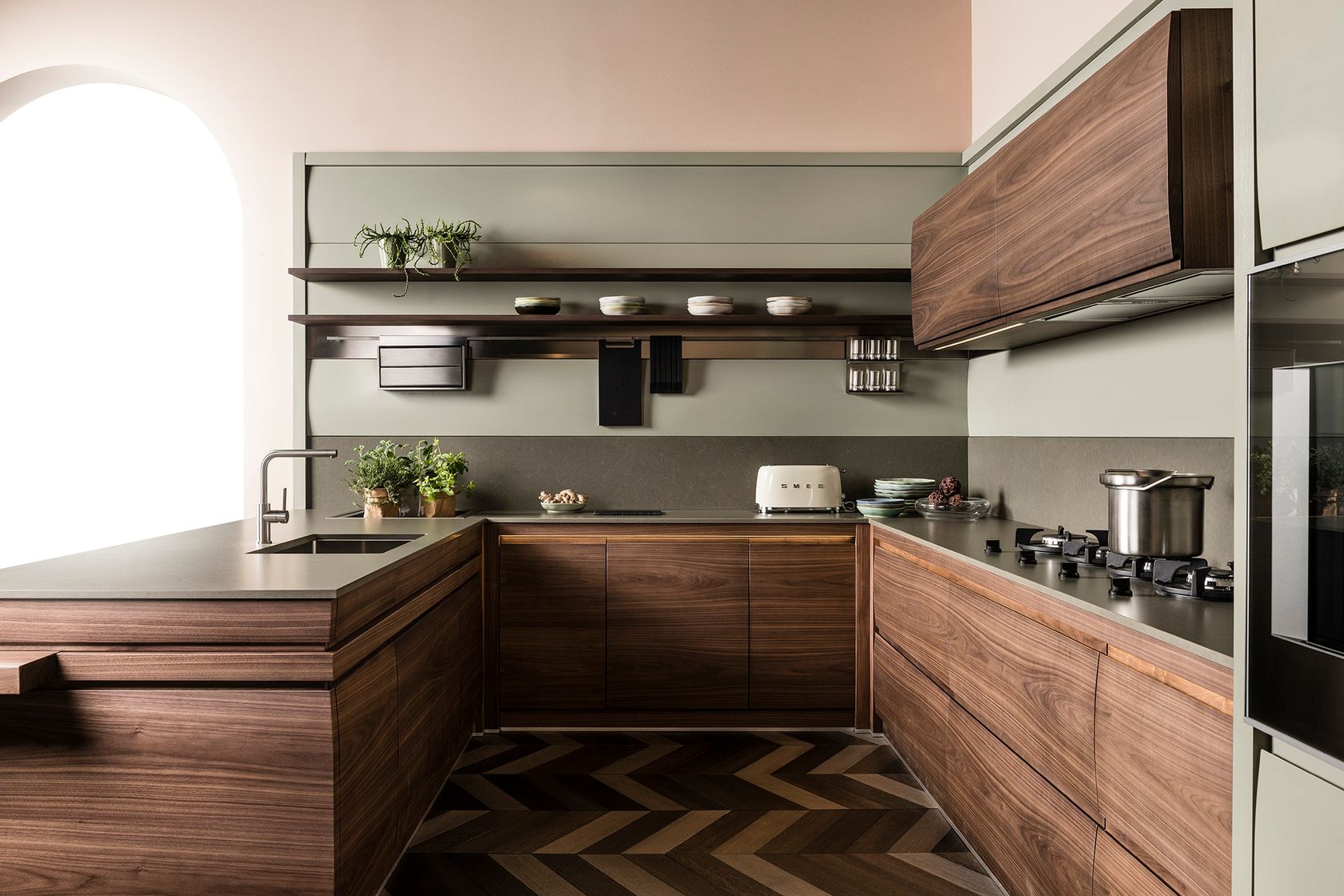 CHRONOS Wooden kitchen with peninsula By L'Ottocento