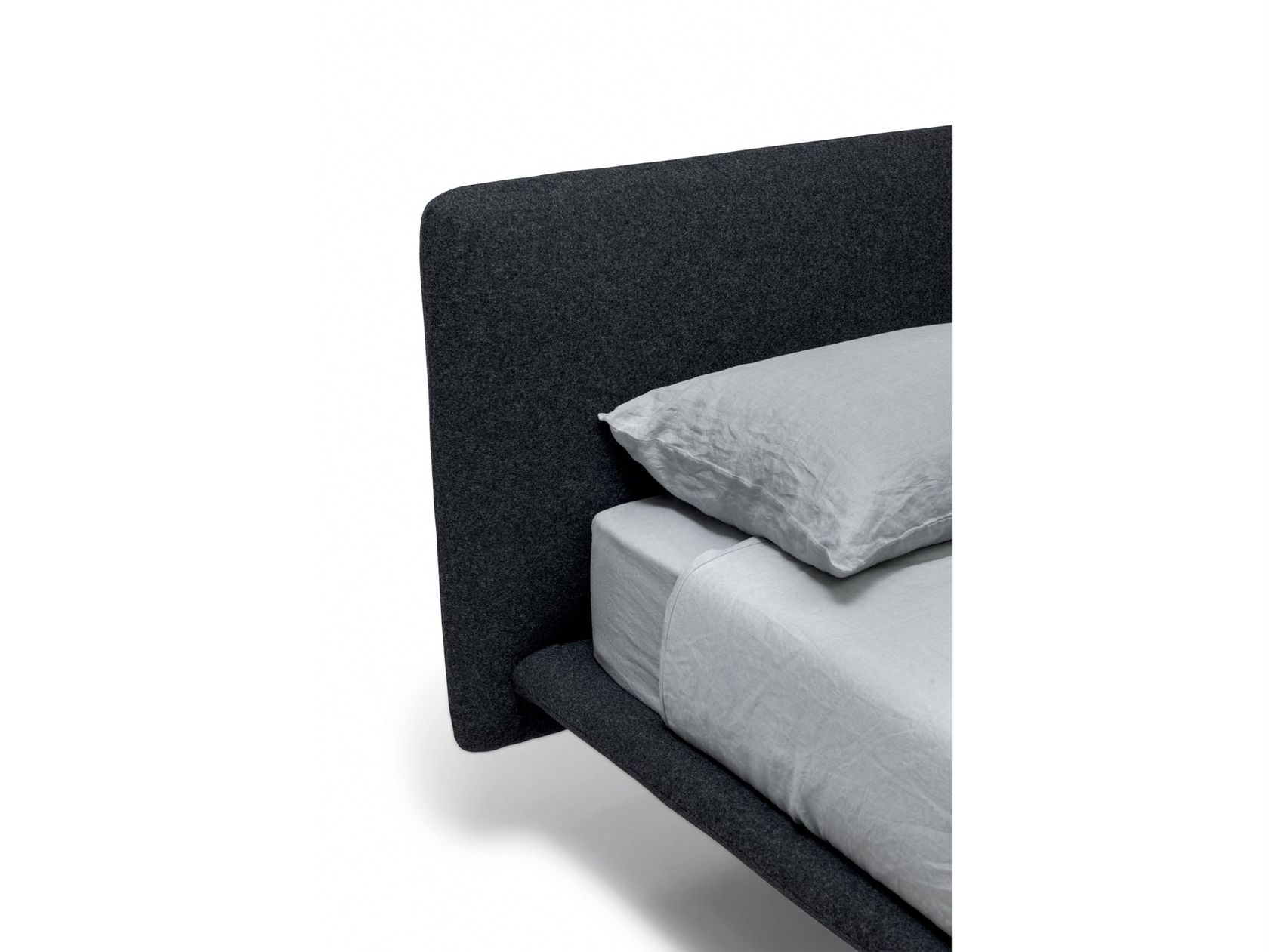 CLAPIS | Double bed By MD House design Bluezone