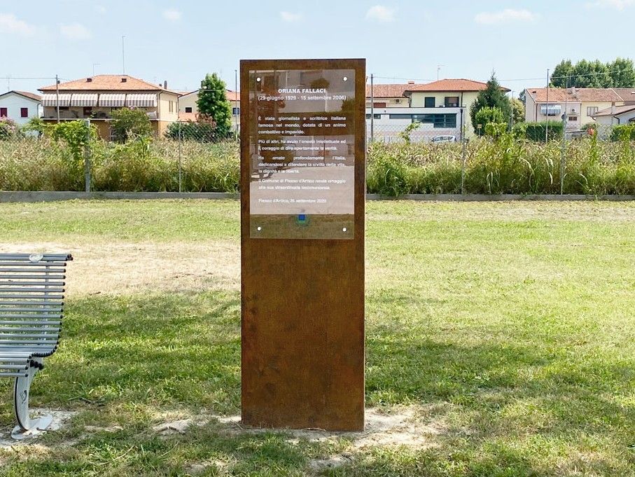 CORTEN STEEL TOTEM WITH DESCRIPTIVE PLATES Advertising totem By Remor