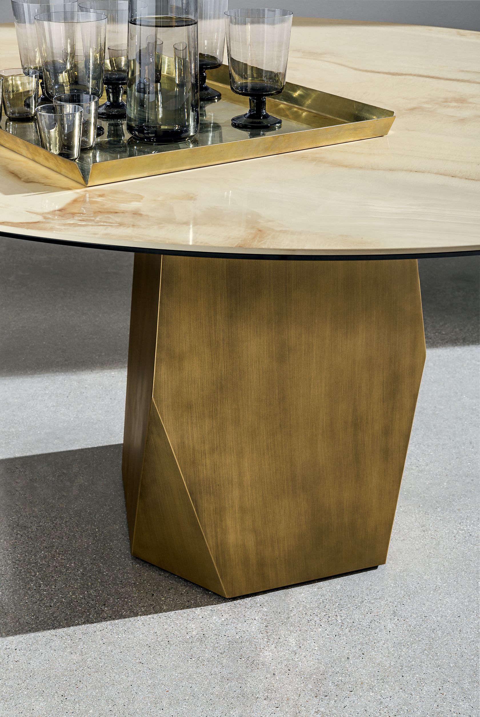 DEOD | Ceramic table Deod Collection By Sovet italia design Gianluigi ...