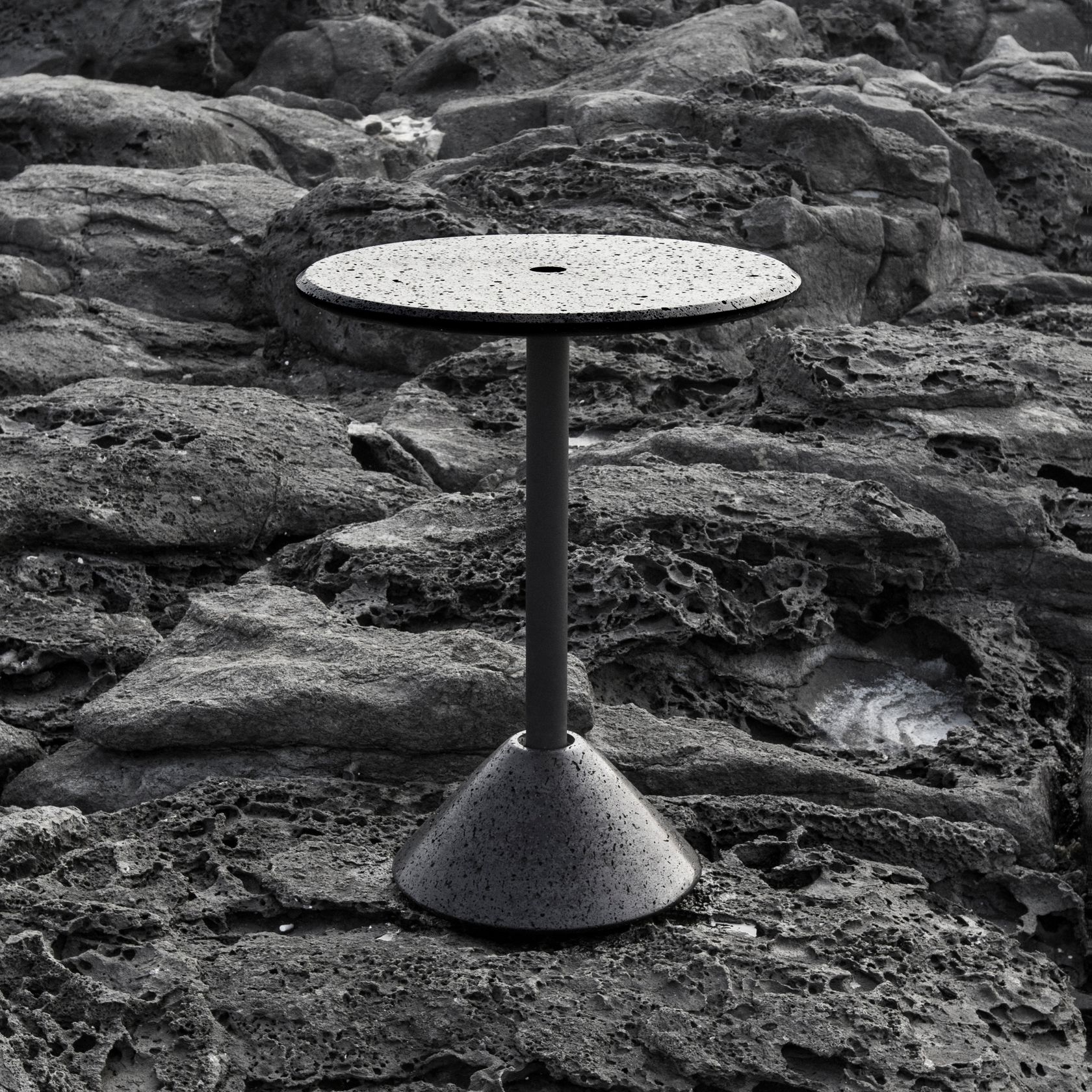 DING | High table By BUZAO