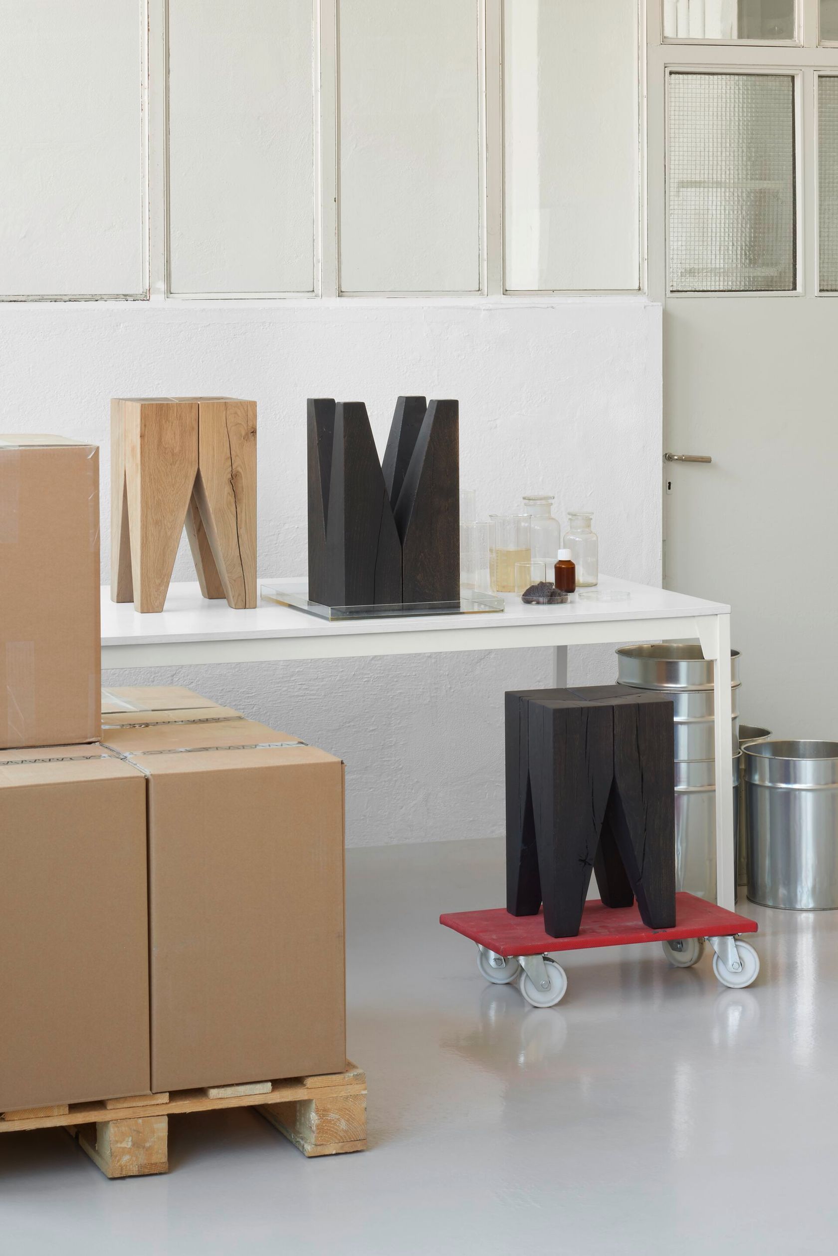 BACKENZAHN BLACK OAK Coffee table By E15